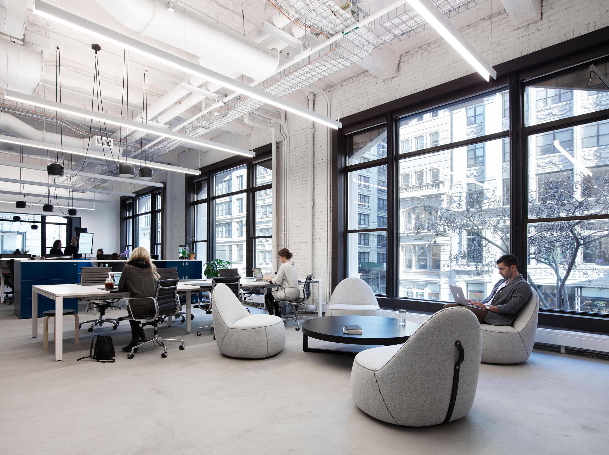 Gallery of Media Headquarters / Olson Kundig - 4