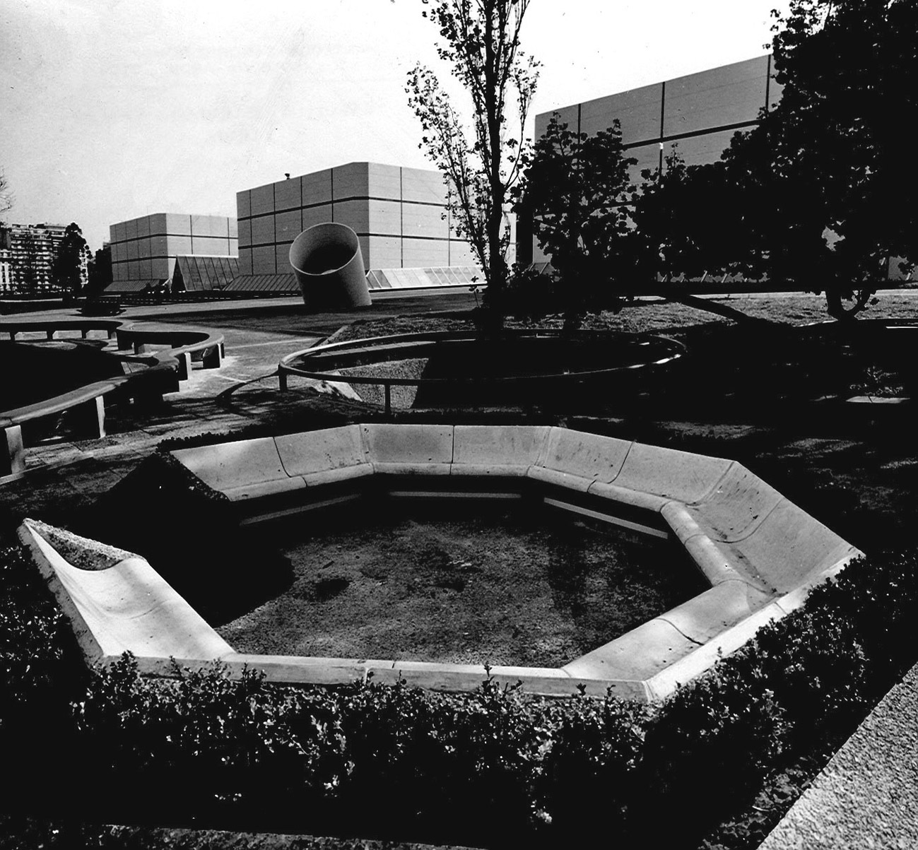 Clásicos de Arquitectura: ATC Argentina Televisora Color / Manteola ...