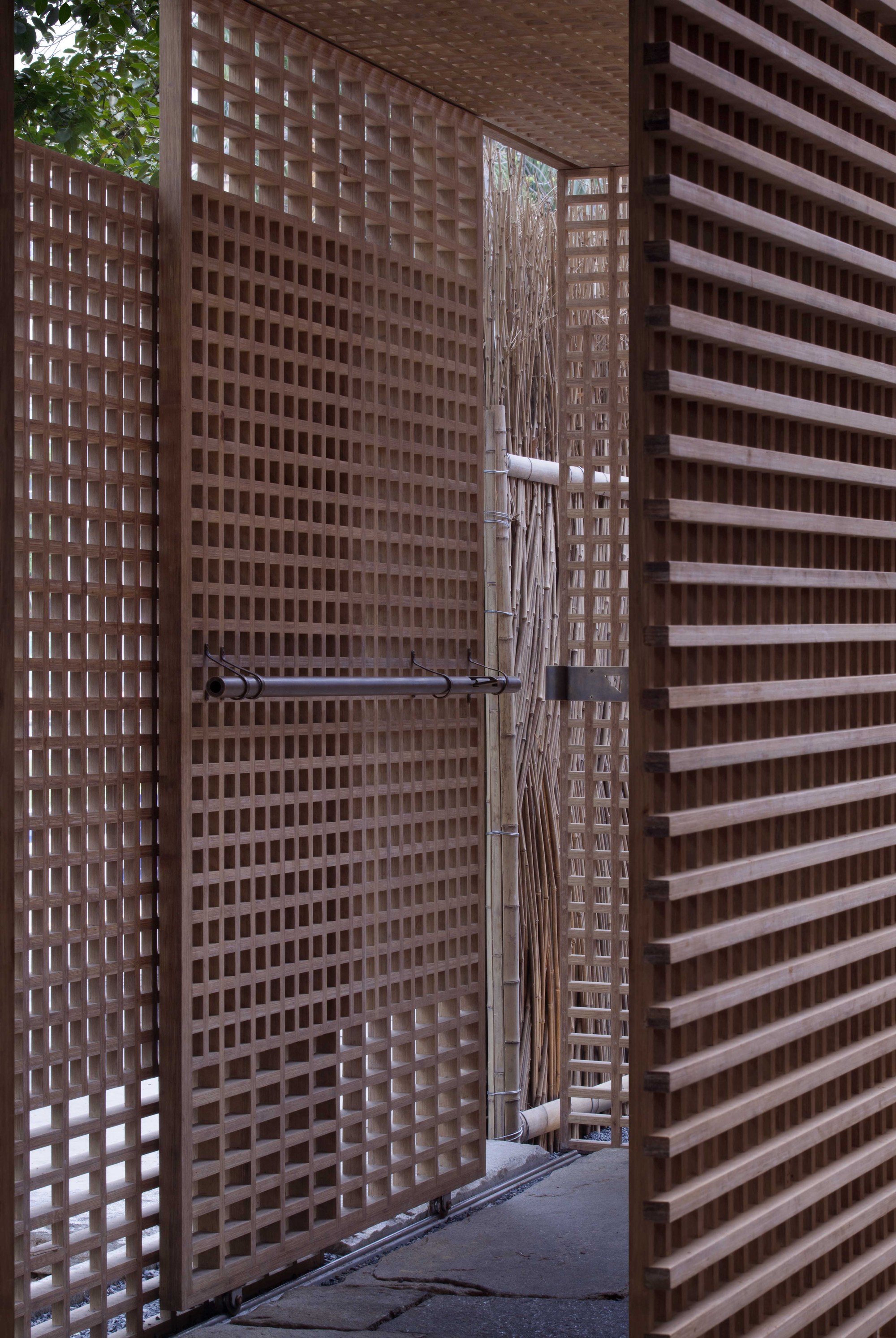 Gallery of East & West Restaurant / Horizontal Space Design - 6