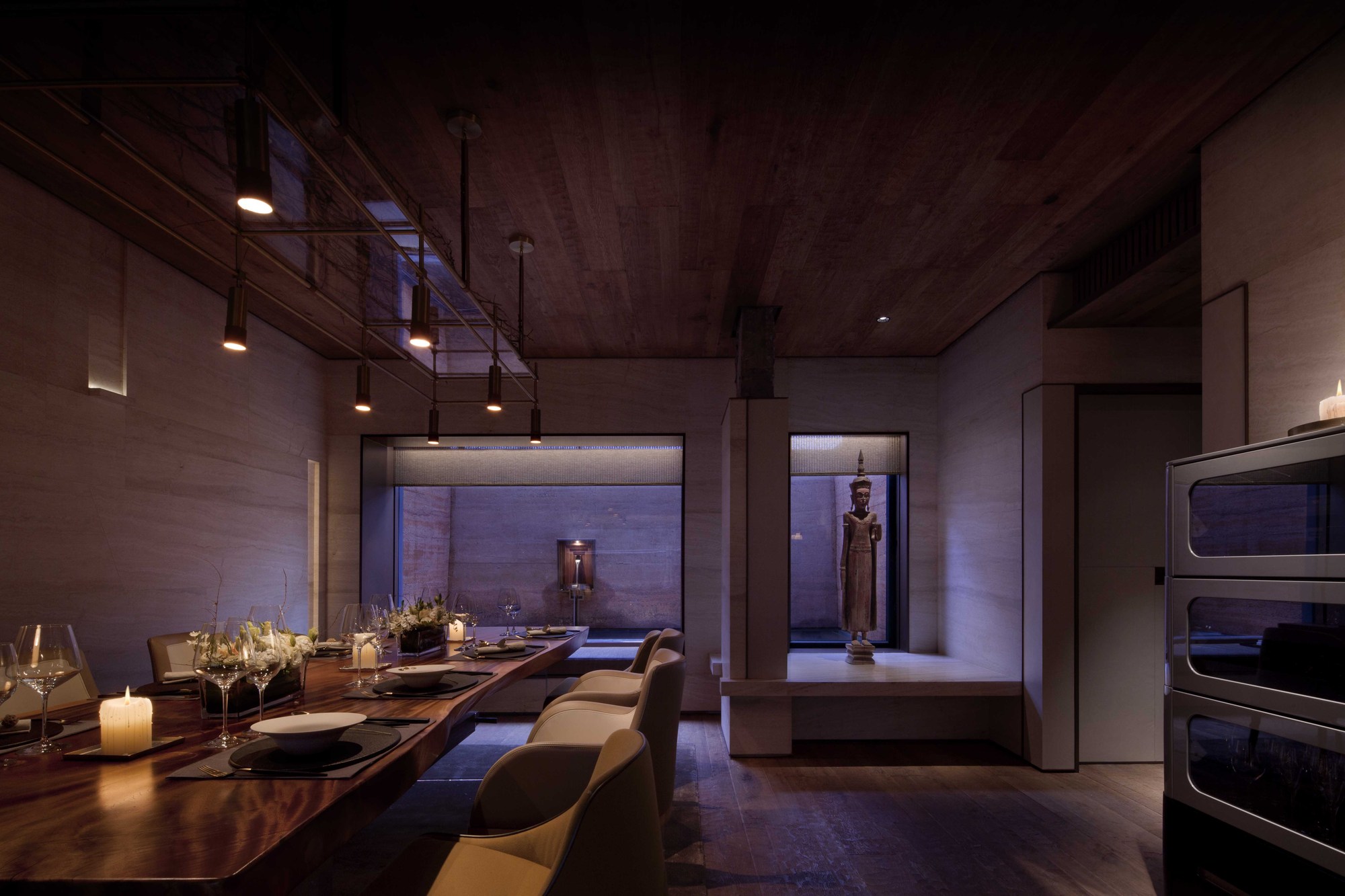 Gallery of East & West Restaurant / Horizontal Space Design - 19