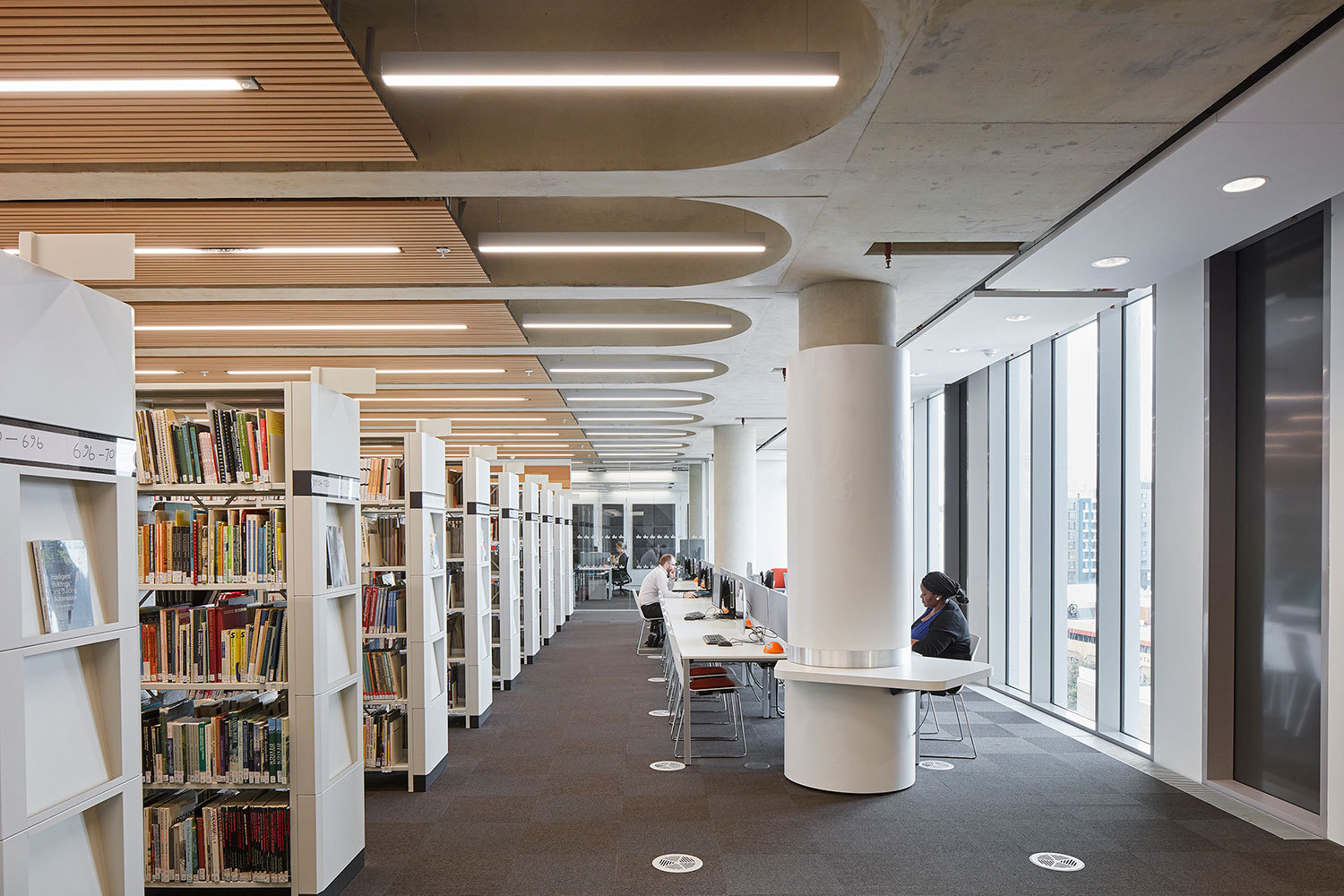 Gallery of New Library at the University of Bedfordshire / MCW ...