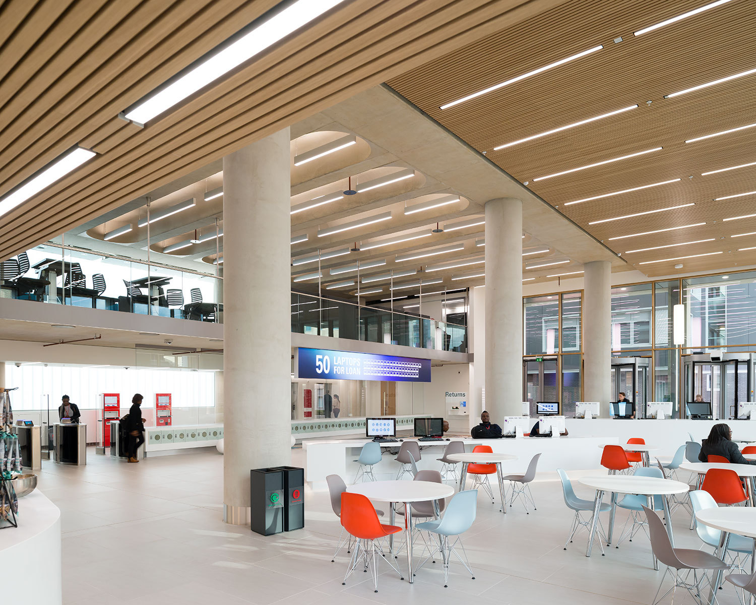 Gallery of New Library at the University of Bedfordshire / MCW ...