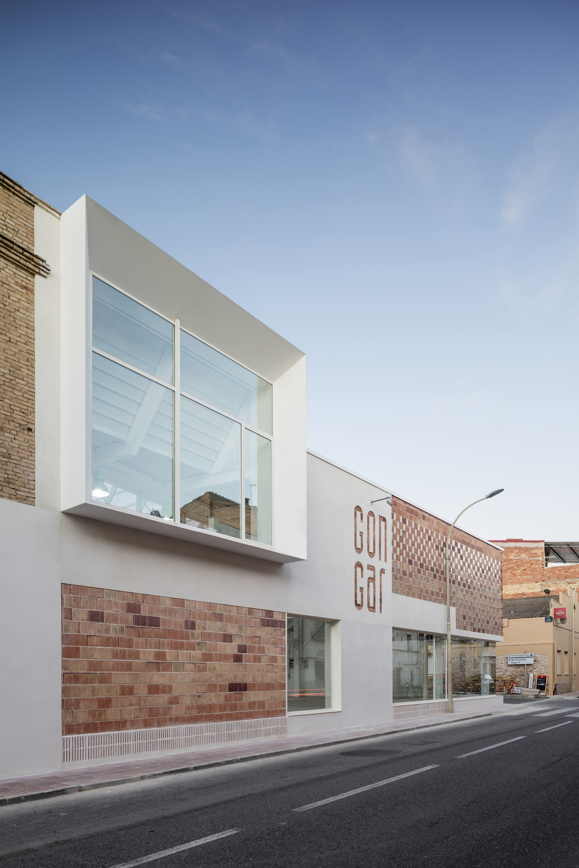 Gallery of Gon-Gar Workshops Rehabilitation and Extension / NUA ...