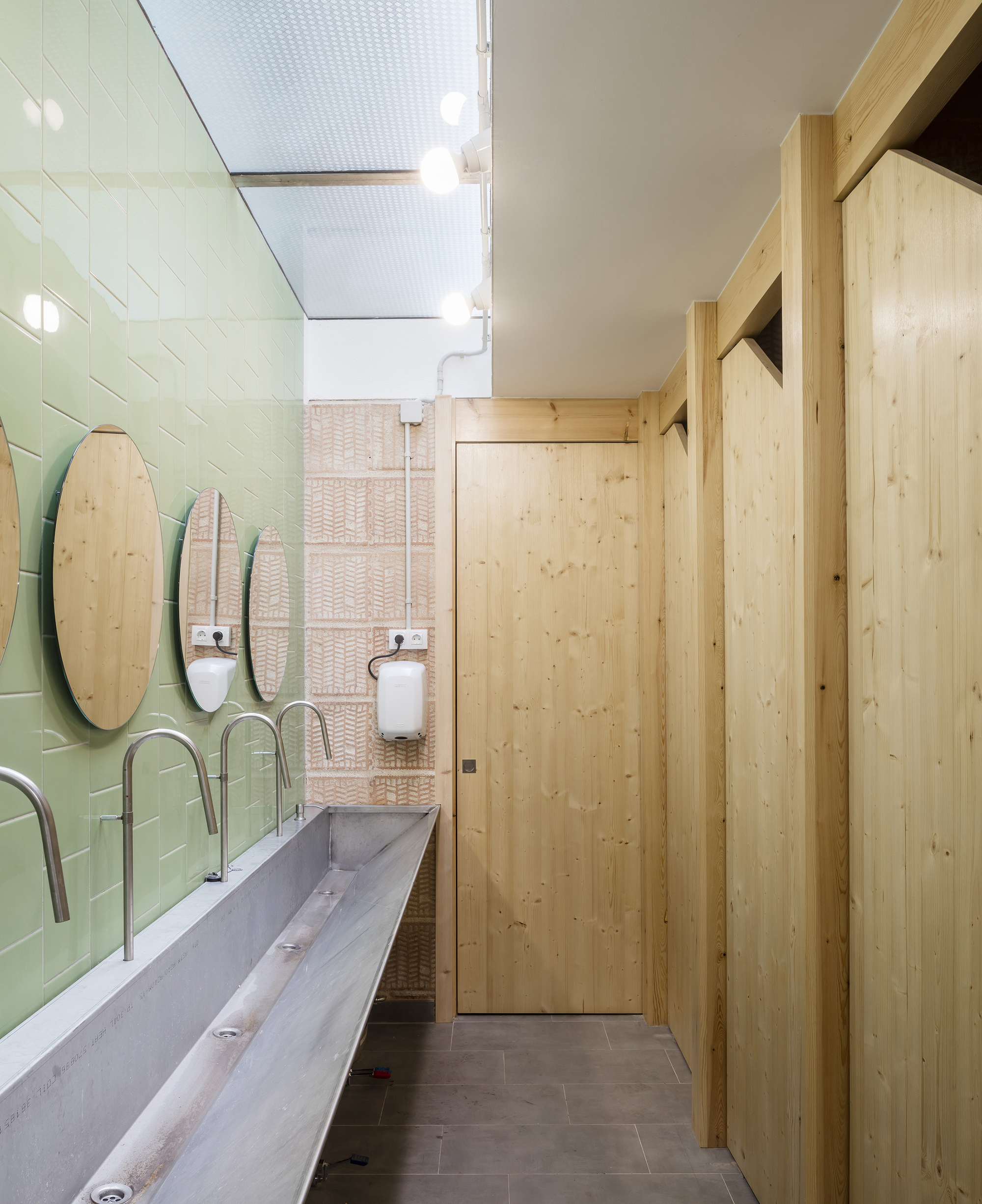 Gallery of Gon-Gar Workshops Rehabilitation and Extension / NUA ...