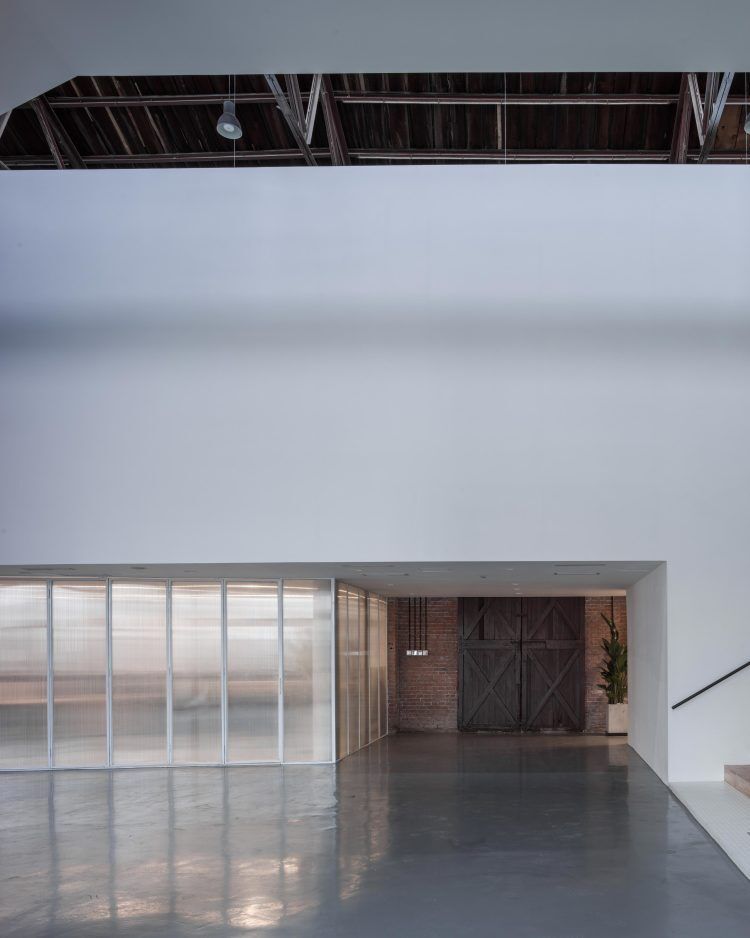 Gallery of The renovation of CRRC 1897 center / officePROJECT - 25