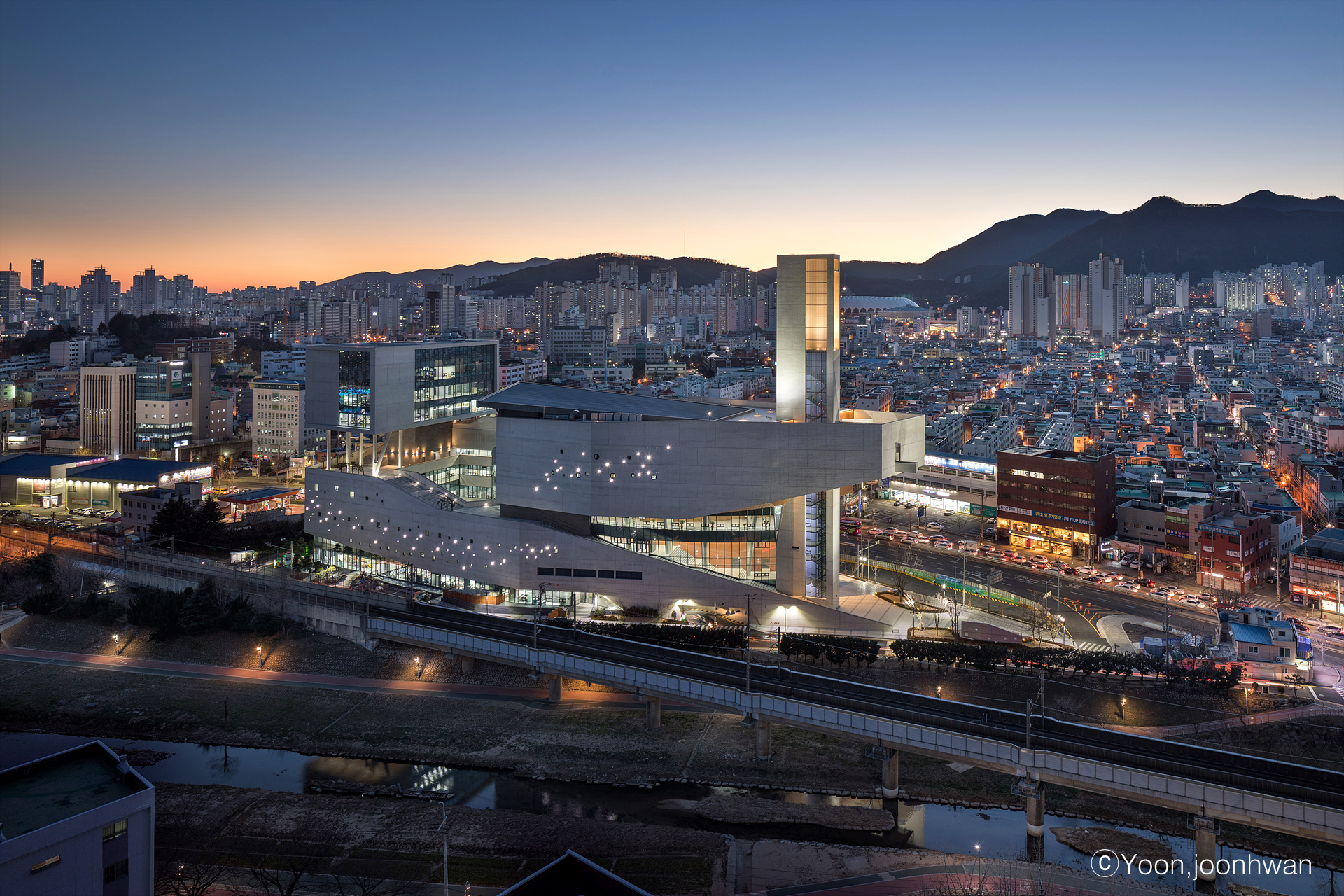 Gallery of Bujeon Glocal Vision Center / Lee Eunseok + Atelier KOMA ...