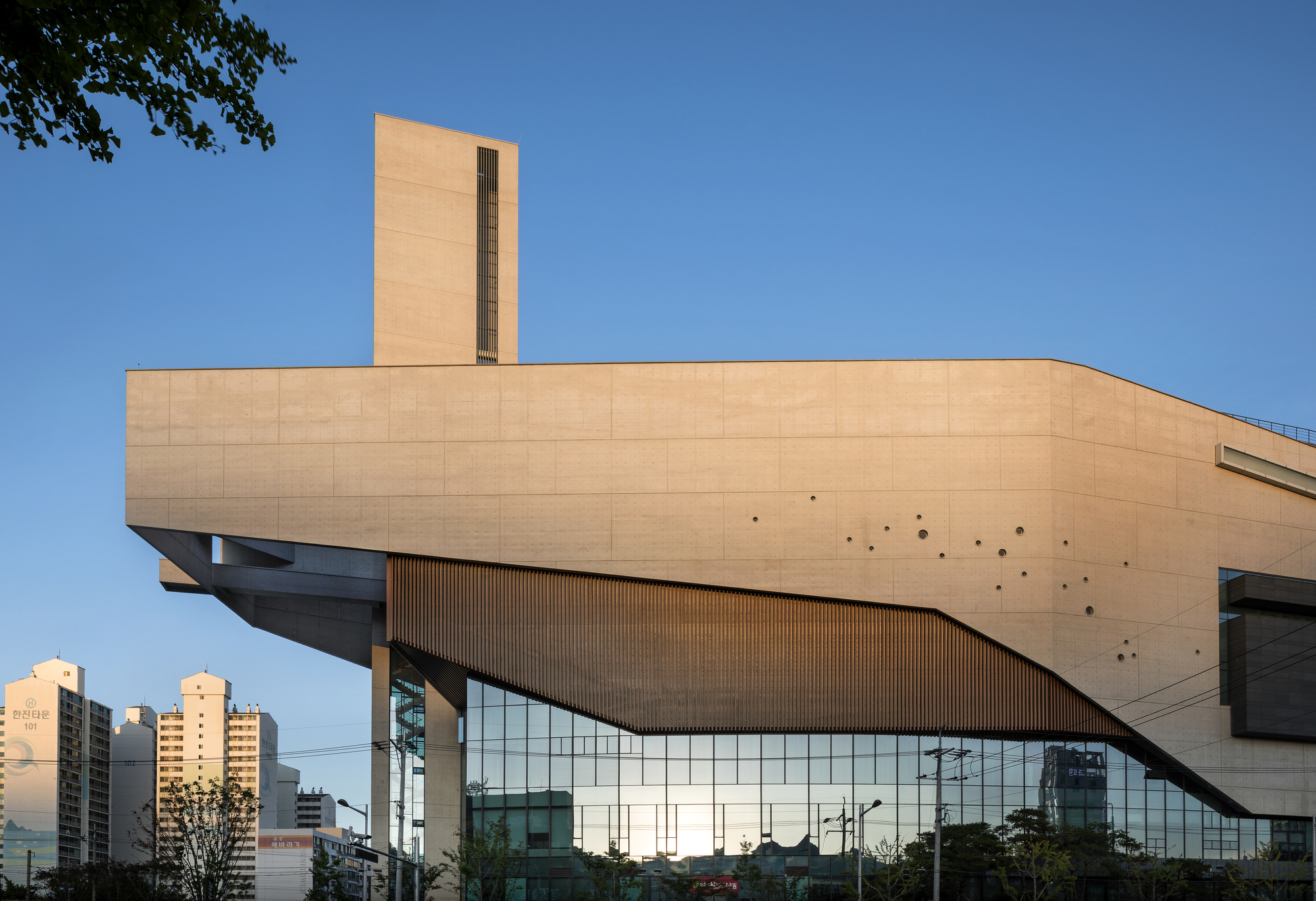 Gallery of Bujeon Glocal Vision Center / Lee Eunseok + Atelier KOMA ...