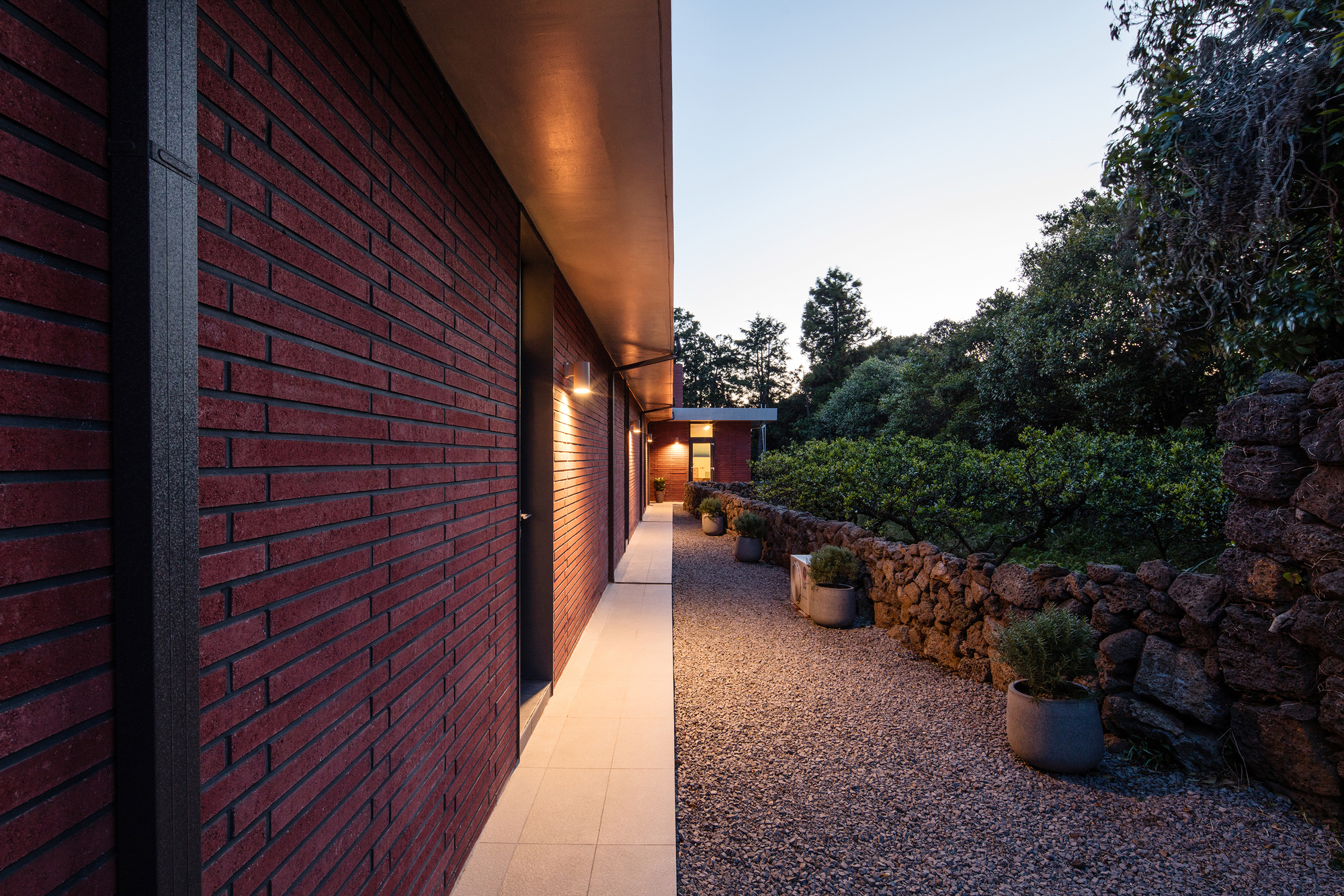 Gallery of Red Chimney / stpmj - 7