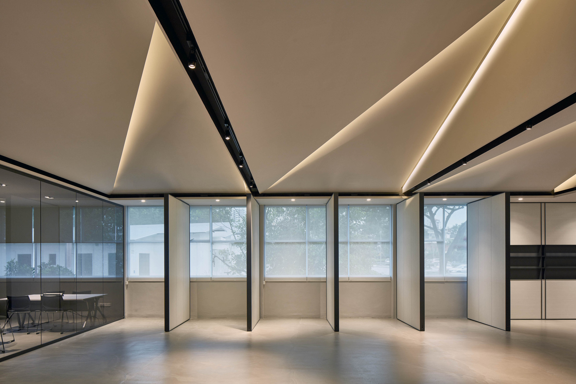 Gallery of List Sotheby’s Singapore Office / SCDA Architects - 7