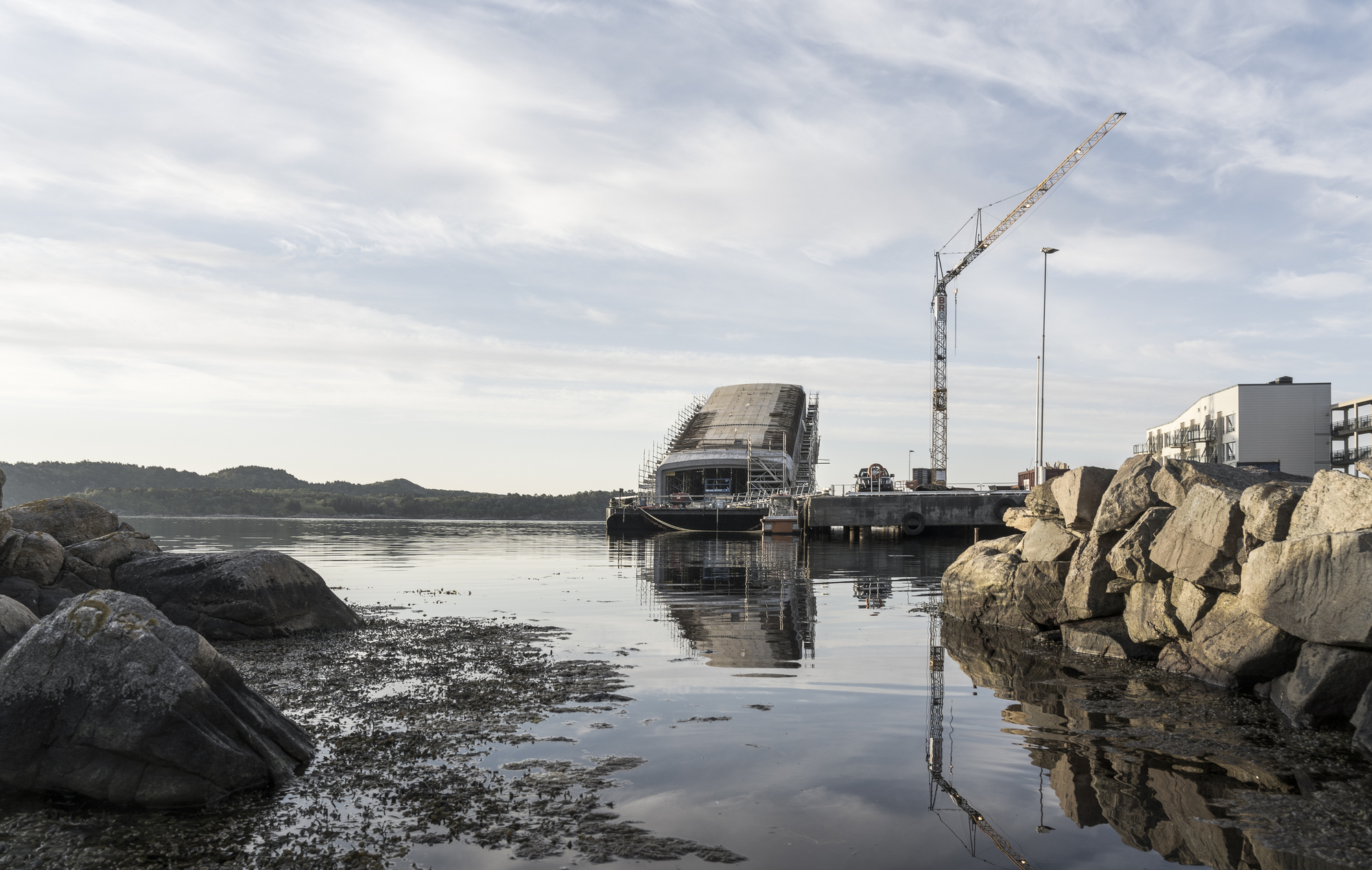 Gallery of New Photographs Show Construction of Snøhetta's Underwater ...