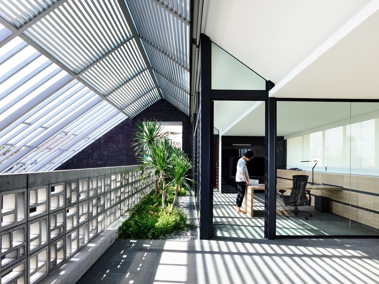 Galería de Casa sin techo / HYLA Architects - 17