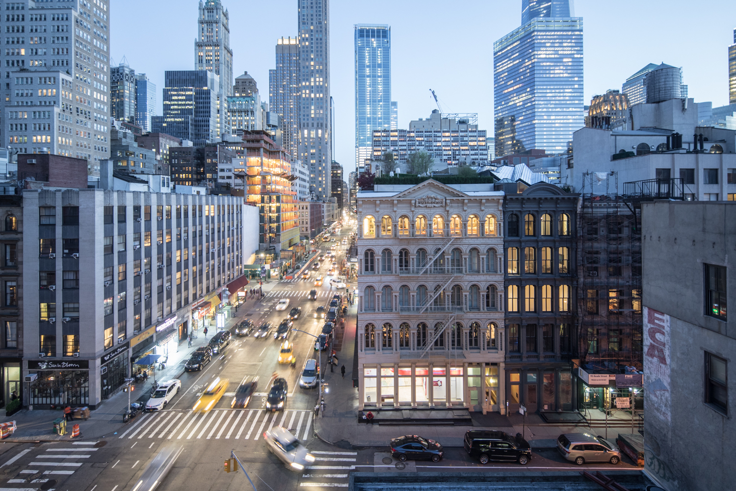 Galería de WORKac diseña una vivienda 'Invisible' en la azotea de un antiguo edificio - 2