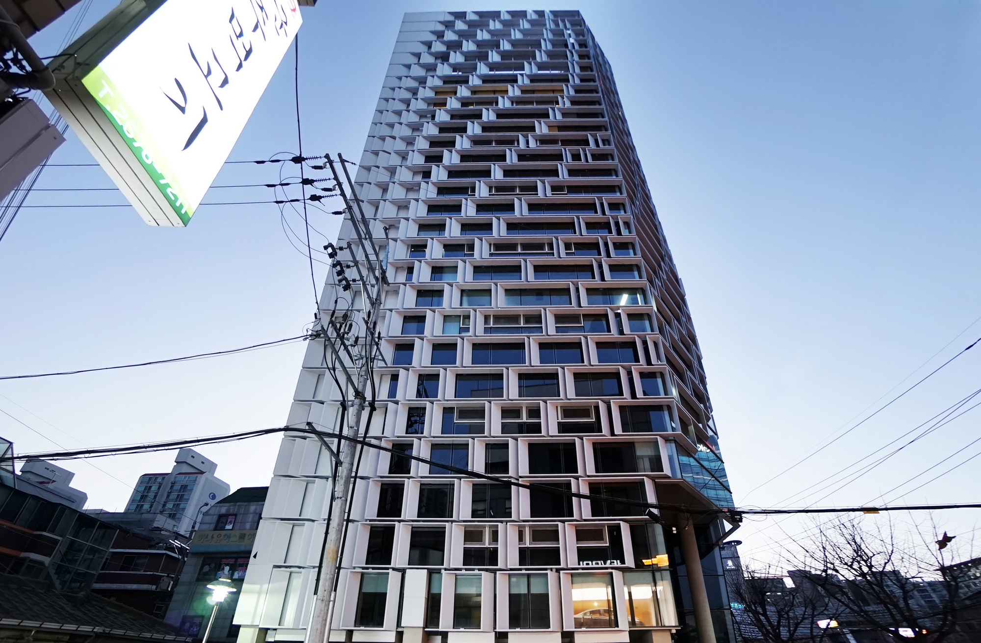 Gallery of HiCC Ent. Headquarter / LESS - 10