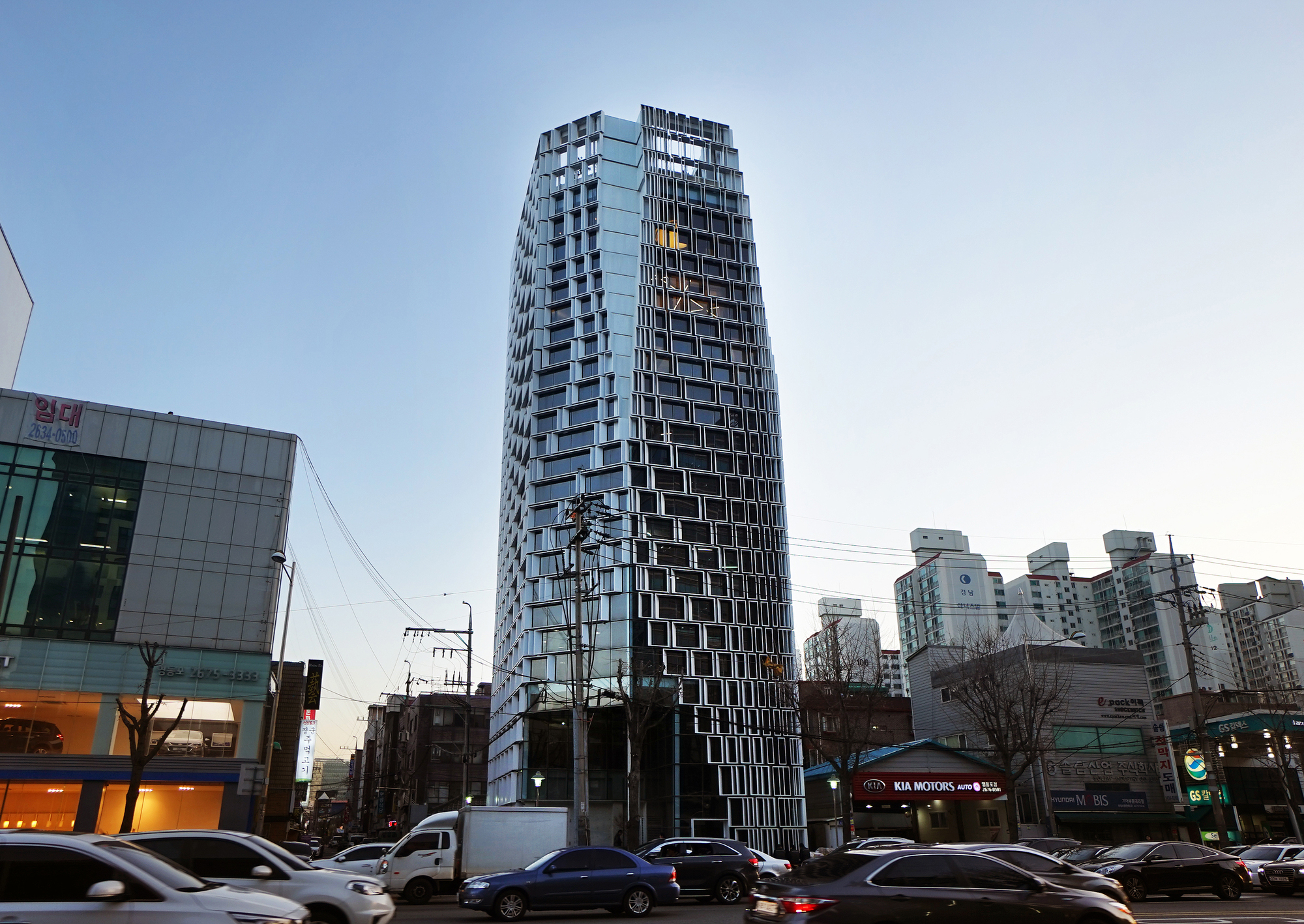 Gallery of HiCC Ent. Headquarter / LESS - 5