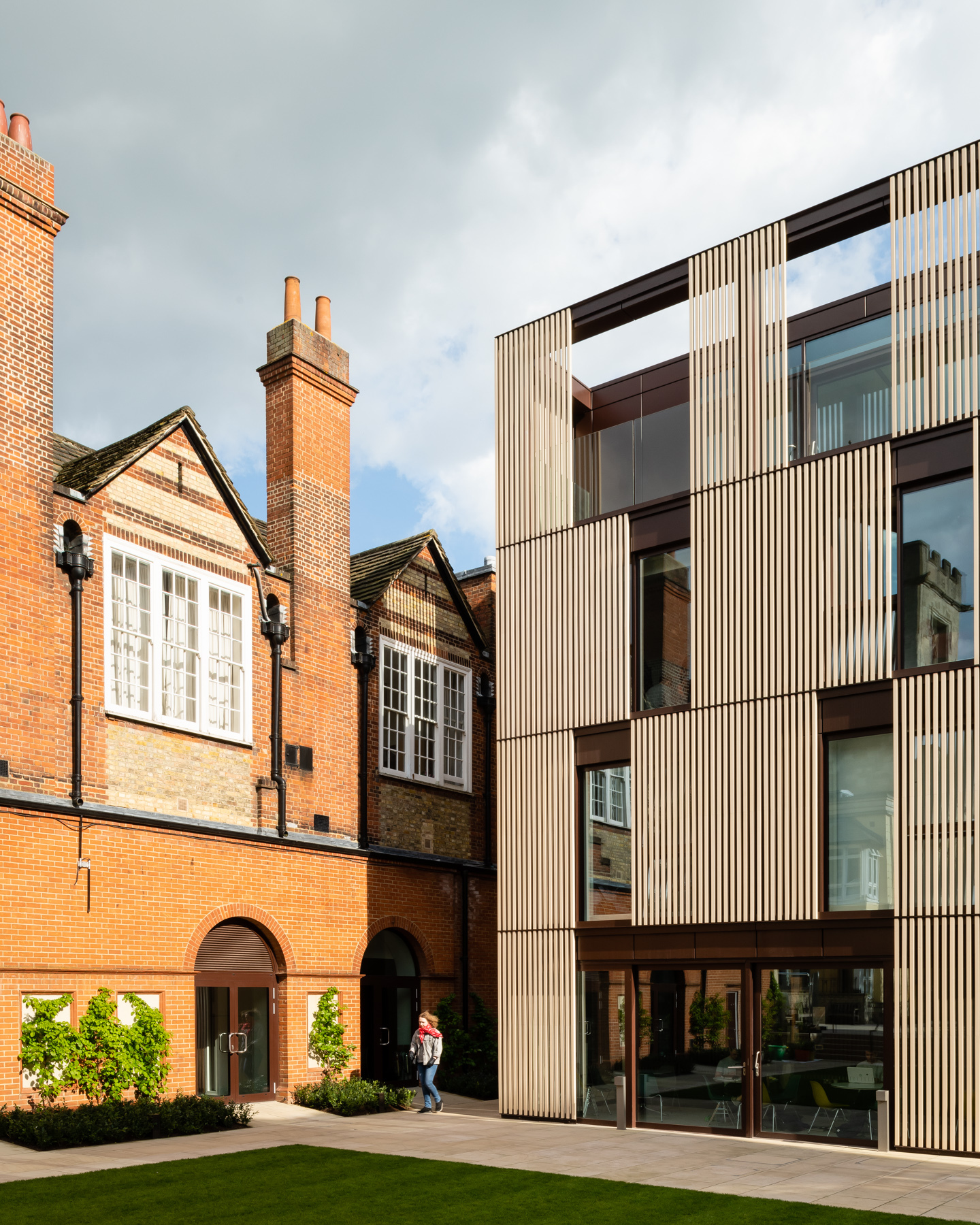 Gallery of Hubert Perrodo Building / Design Engine Architects - 12