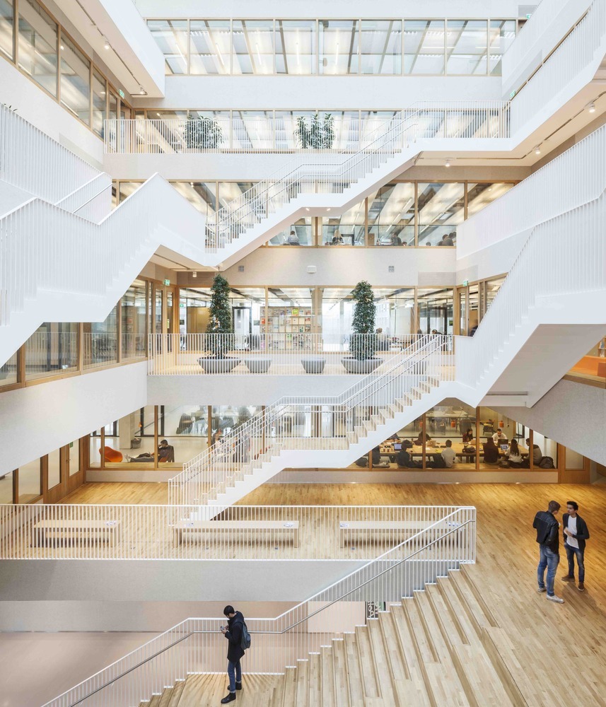 Gallery of 15 Impressive Atriums (And Their Sections) - 18