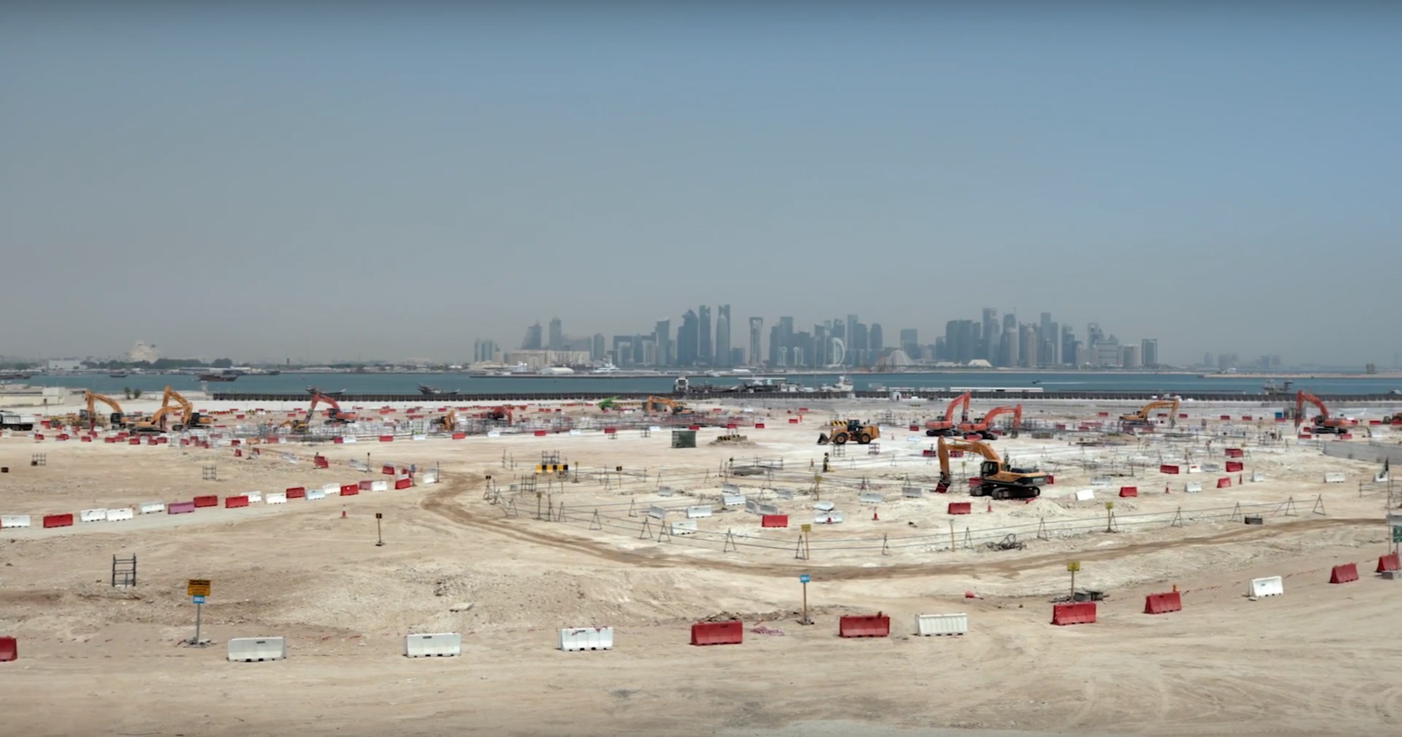Gallery of These Time-Lapses Capture the Construction of the 2022 Qatar ...