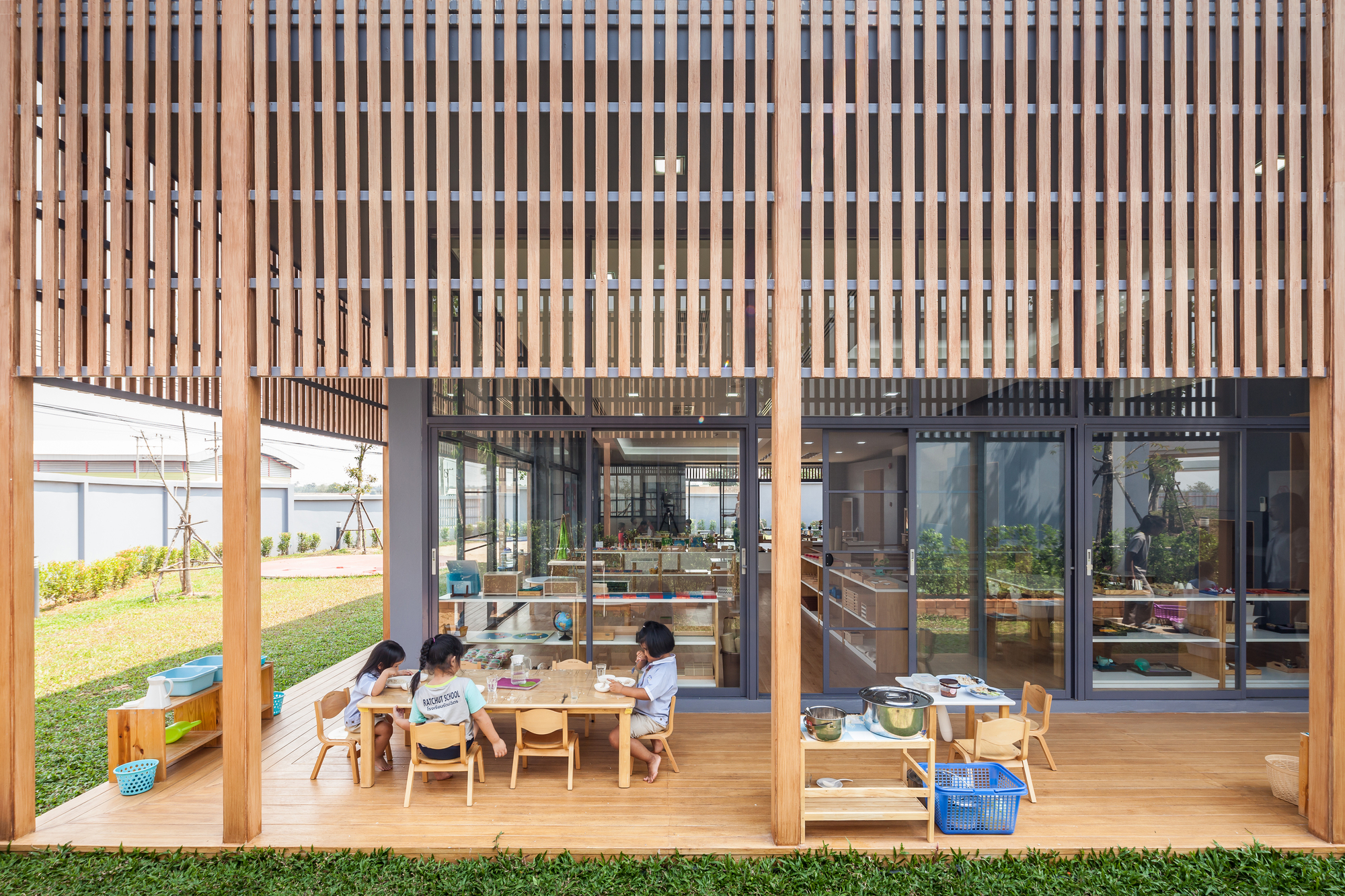 Gallery of Ratchut School / Design in Motion - 3