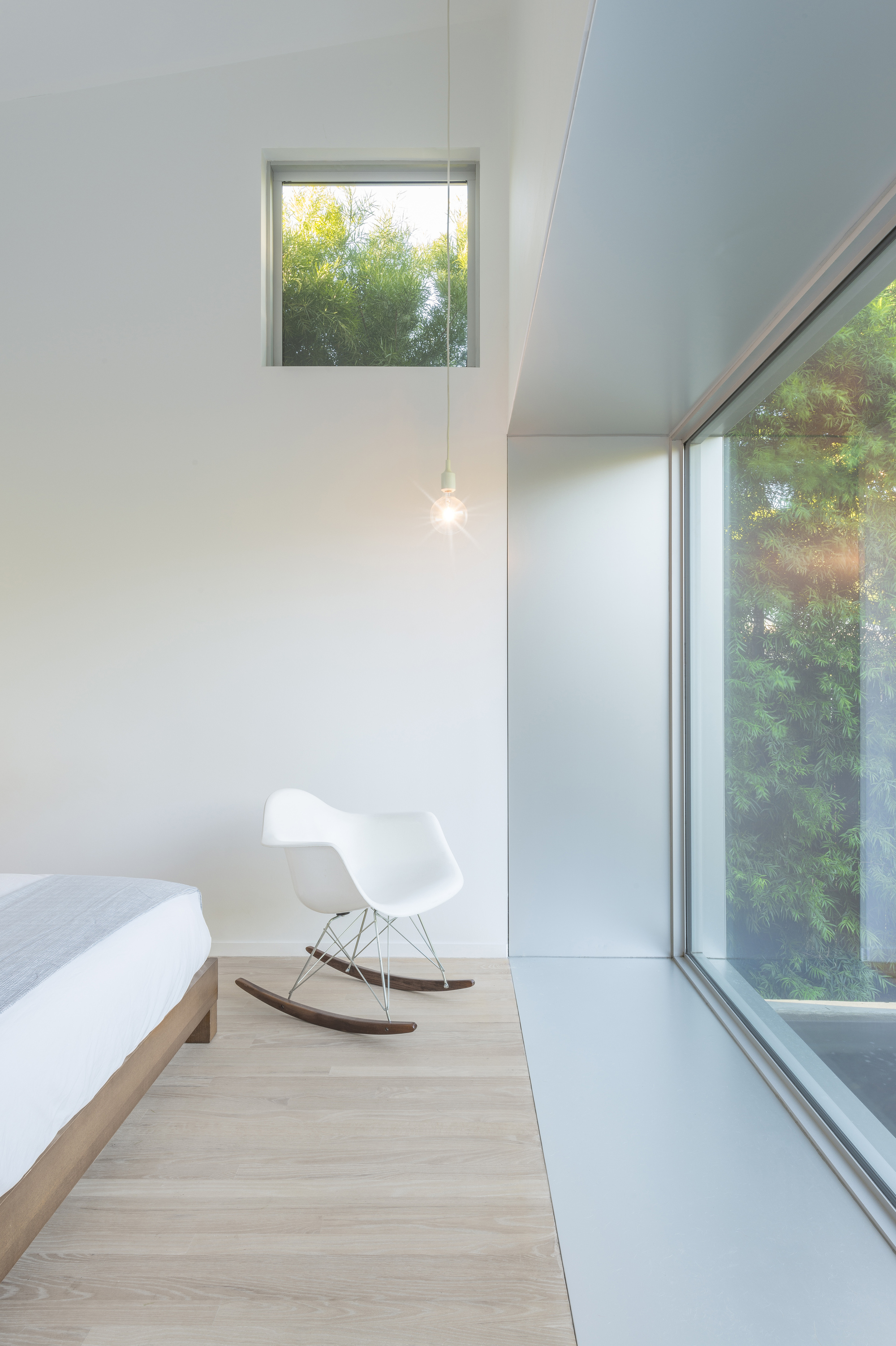 Gallery of Rear Window House / Edward Ogosta Architecture - 15