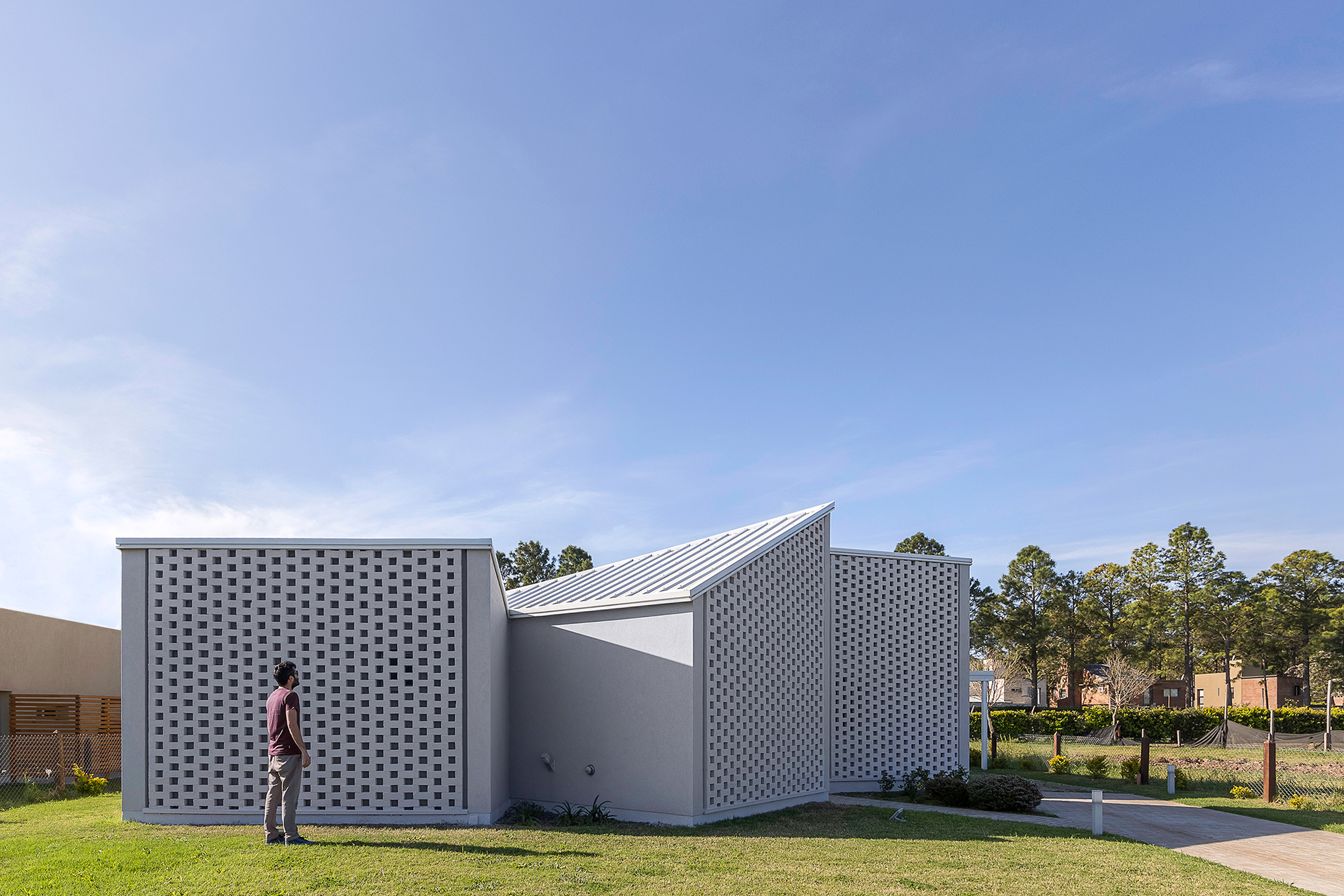 Gallery of Incomplete House / estudio relativo - 1