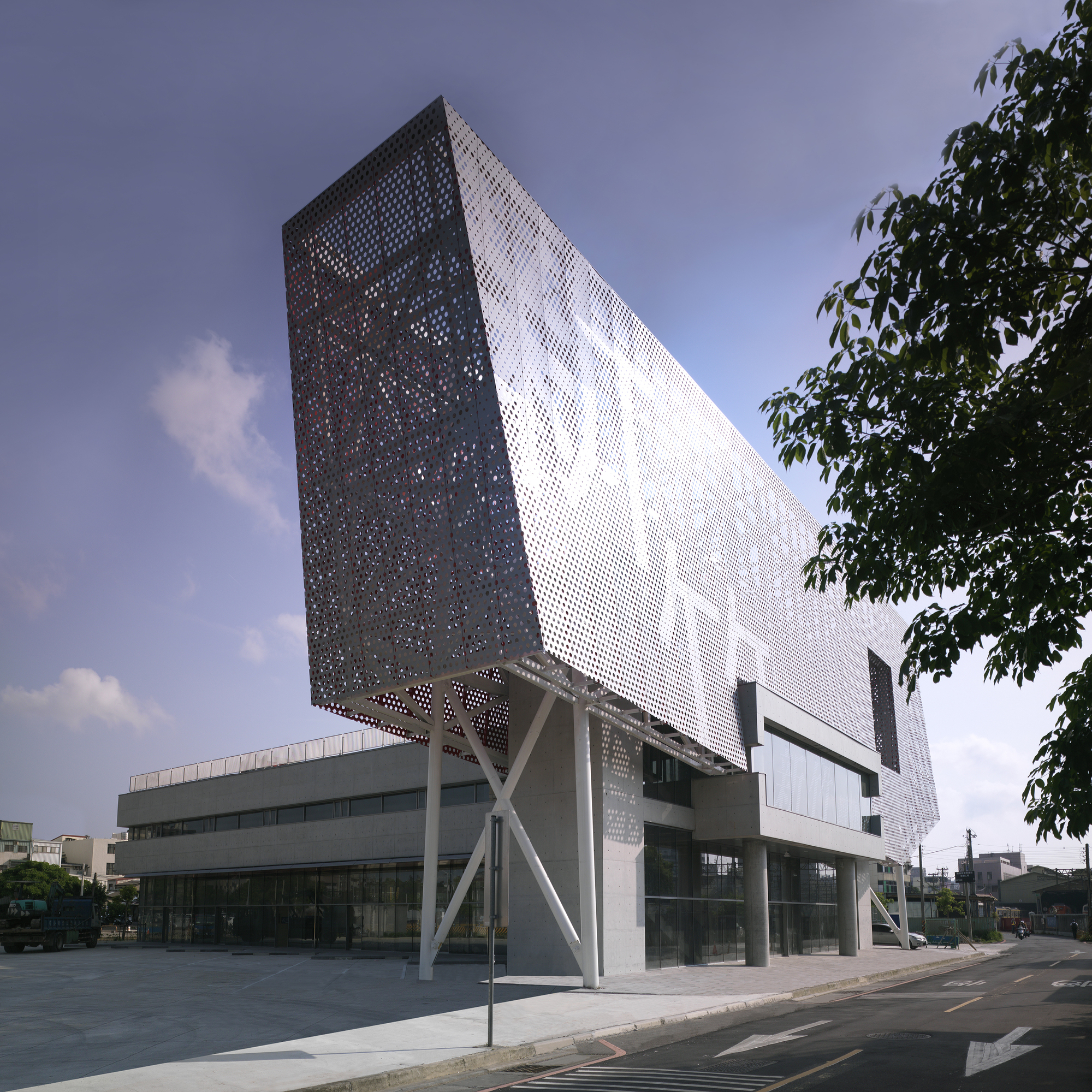 Gallery of Hsinchu Bus Terminal / KRIS YAO | ARTECH - 6