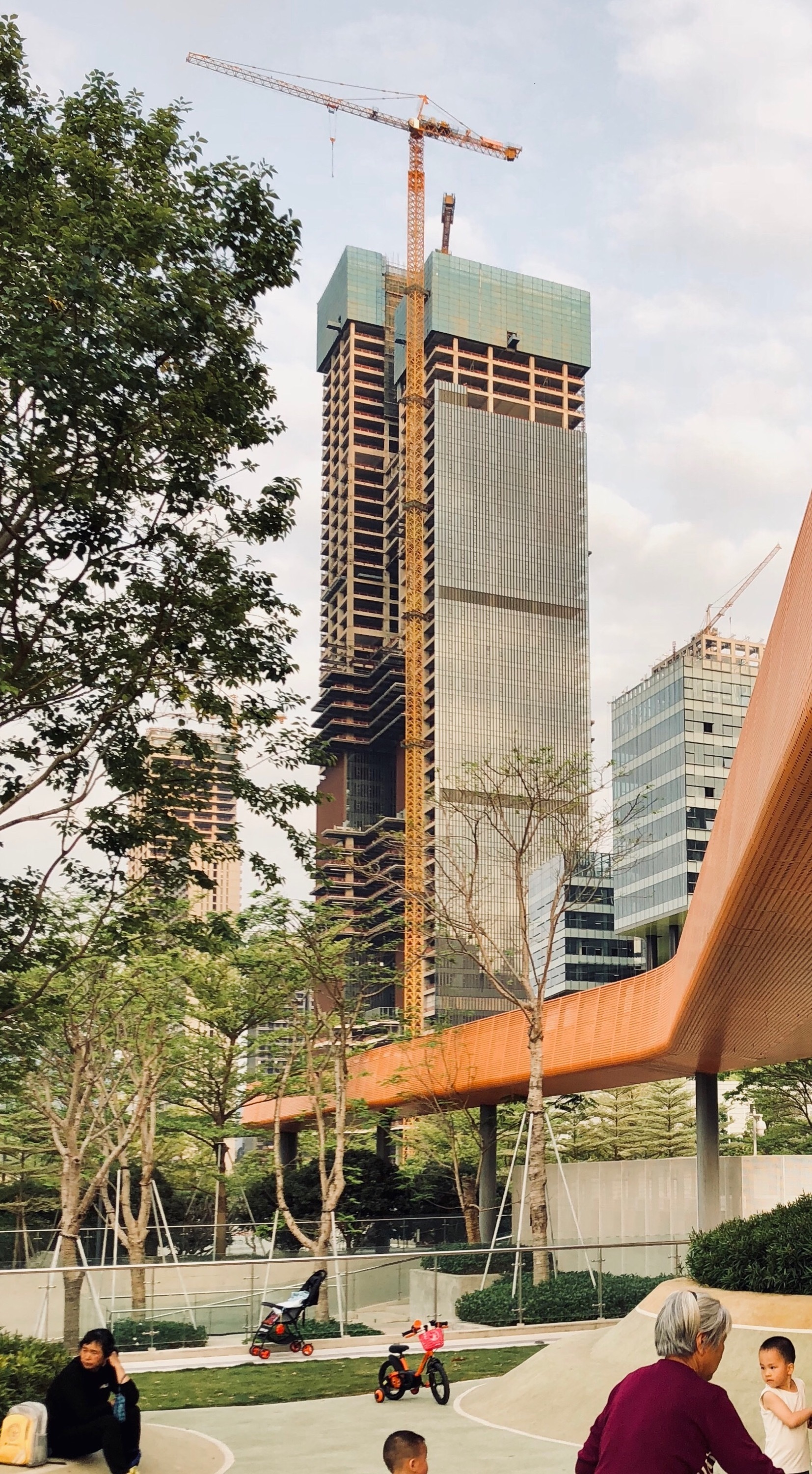 Gallery of WOHA's First Office Skyscraper in China Tops Out in Shenzhen - 4