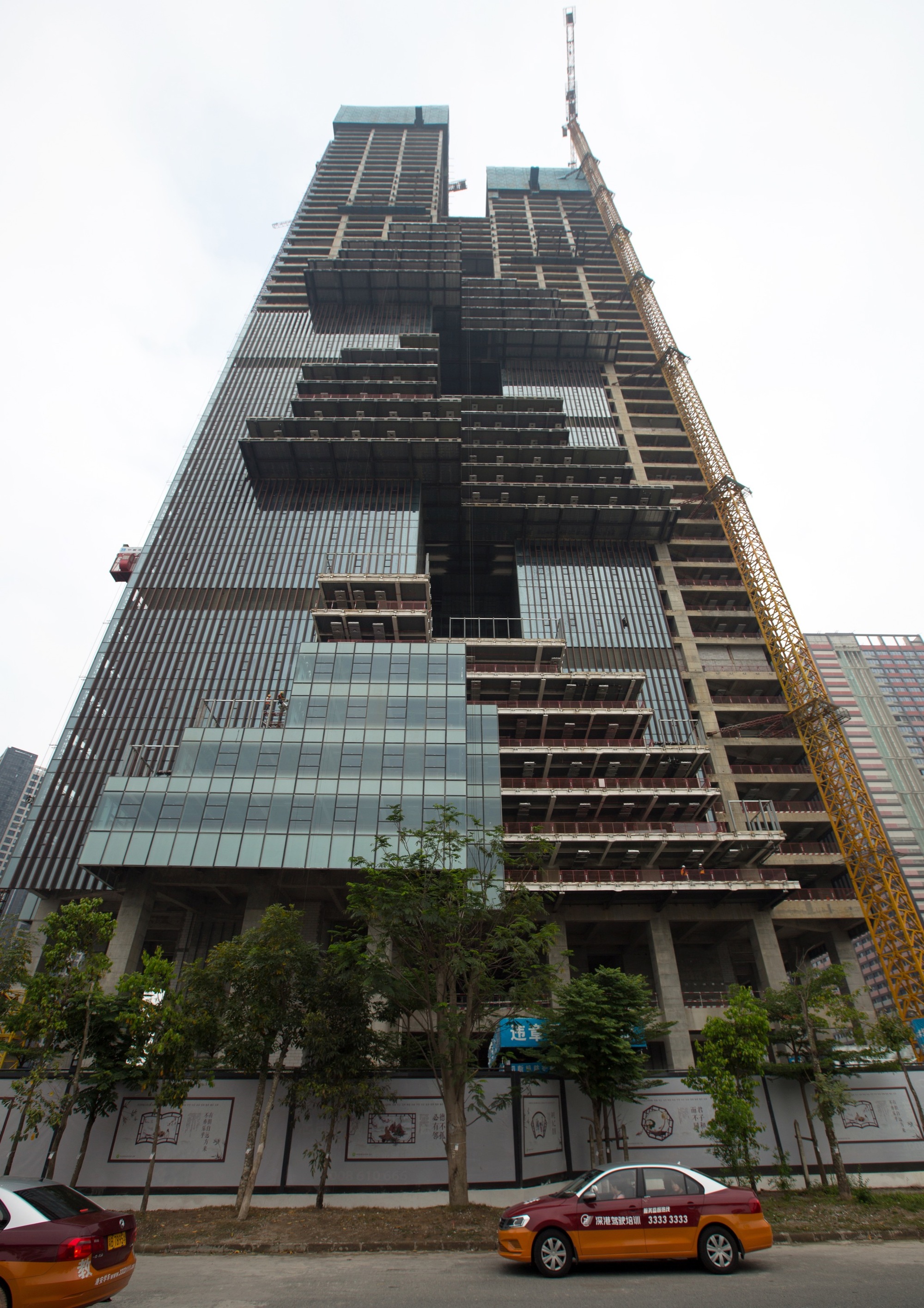 Gallery of WOHA's First Office Skyscraper in China Tops Out in Shenzhen ...