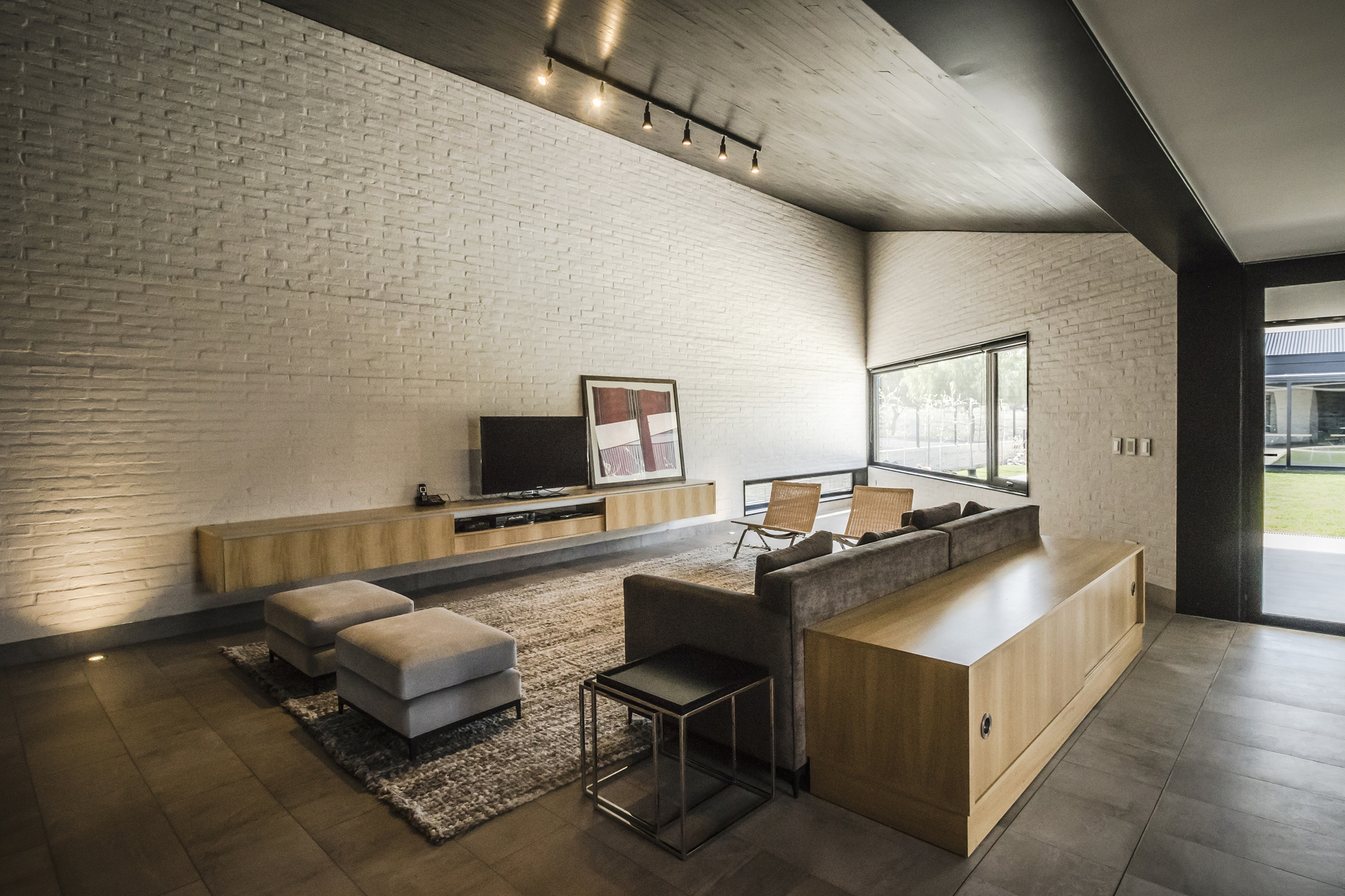 Gallery of Bugatti House / A4estudio - 21