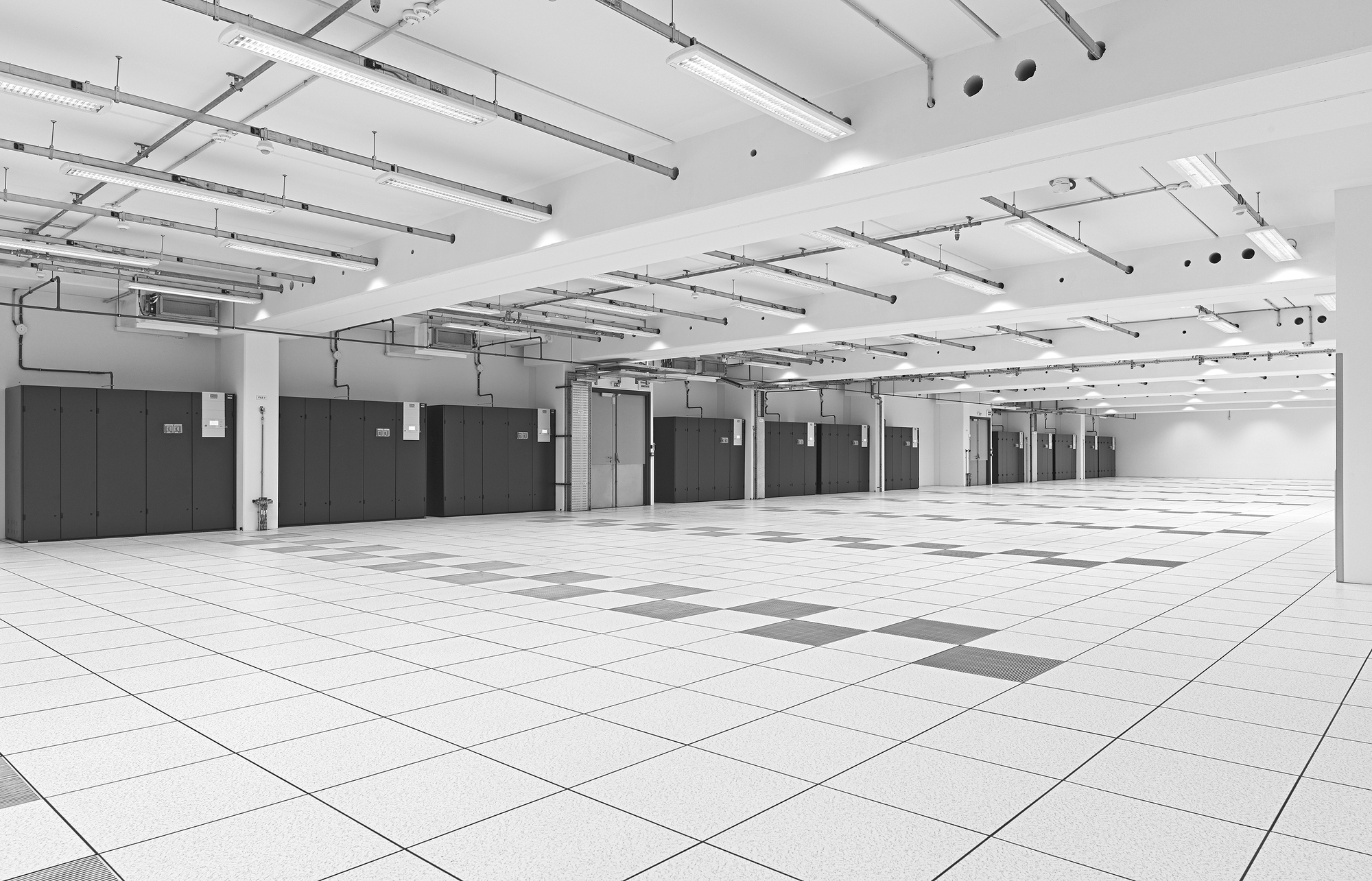 Gallery of Global Switch Data Centre / Reid Brewin Architects - 8