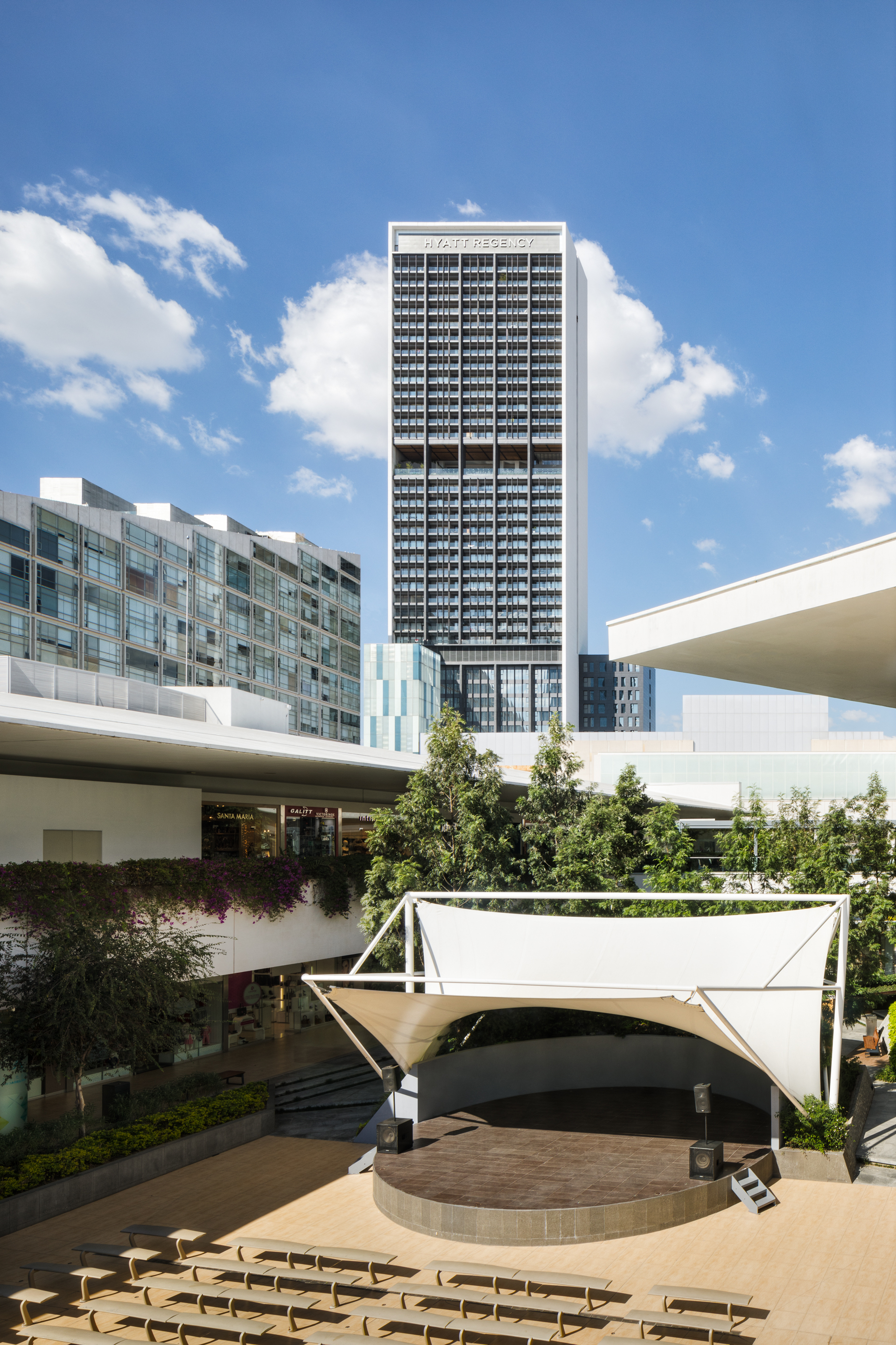 Gallery of Hotel Hyatt Regency Andares / Sordo Madaleno Arquitectos - 10