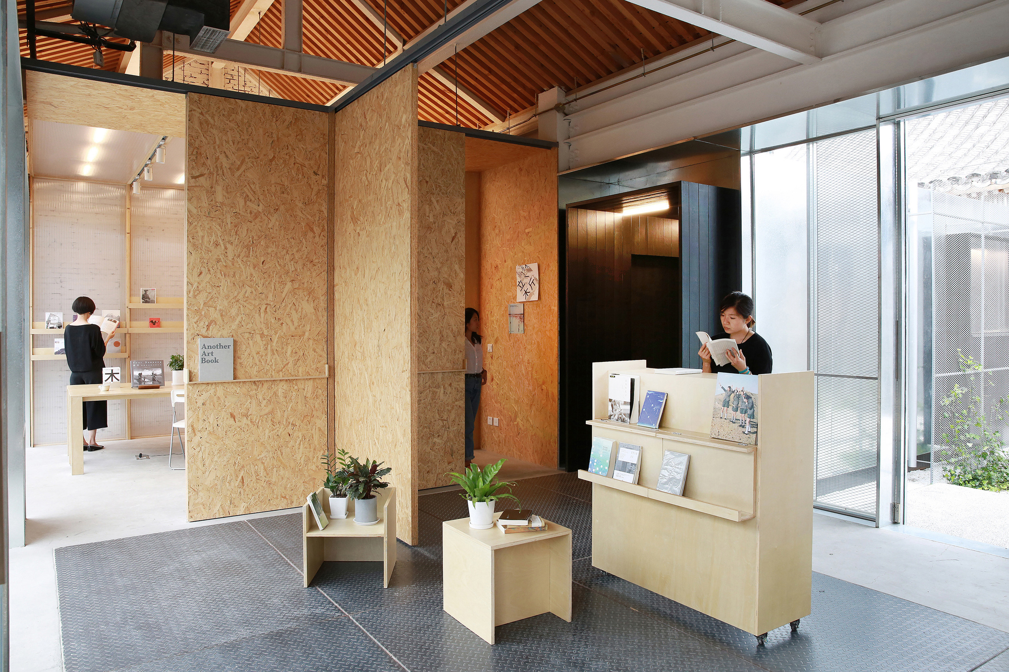 Gallery of Revitalizing Theatrical Hutongscape / MINOR lab - 3