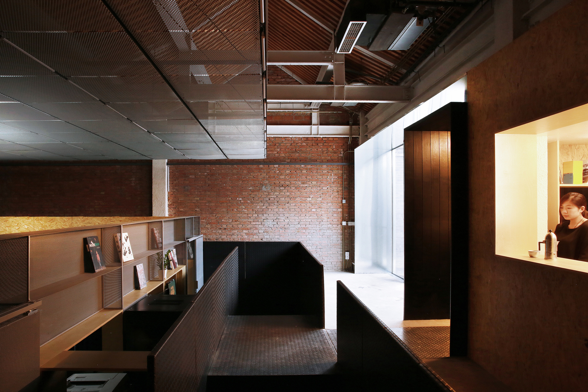 Gallery of Revitalizing Theatrical Hutongscape / MINOR lab - 19