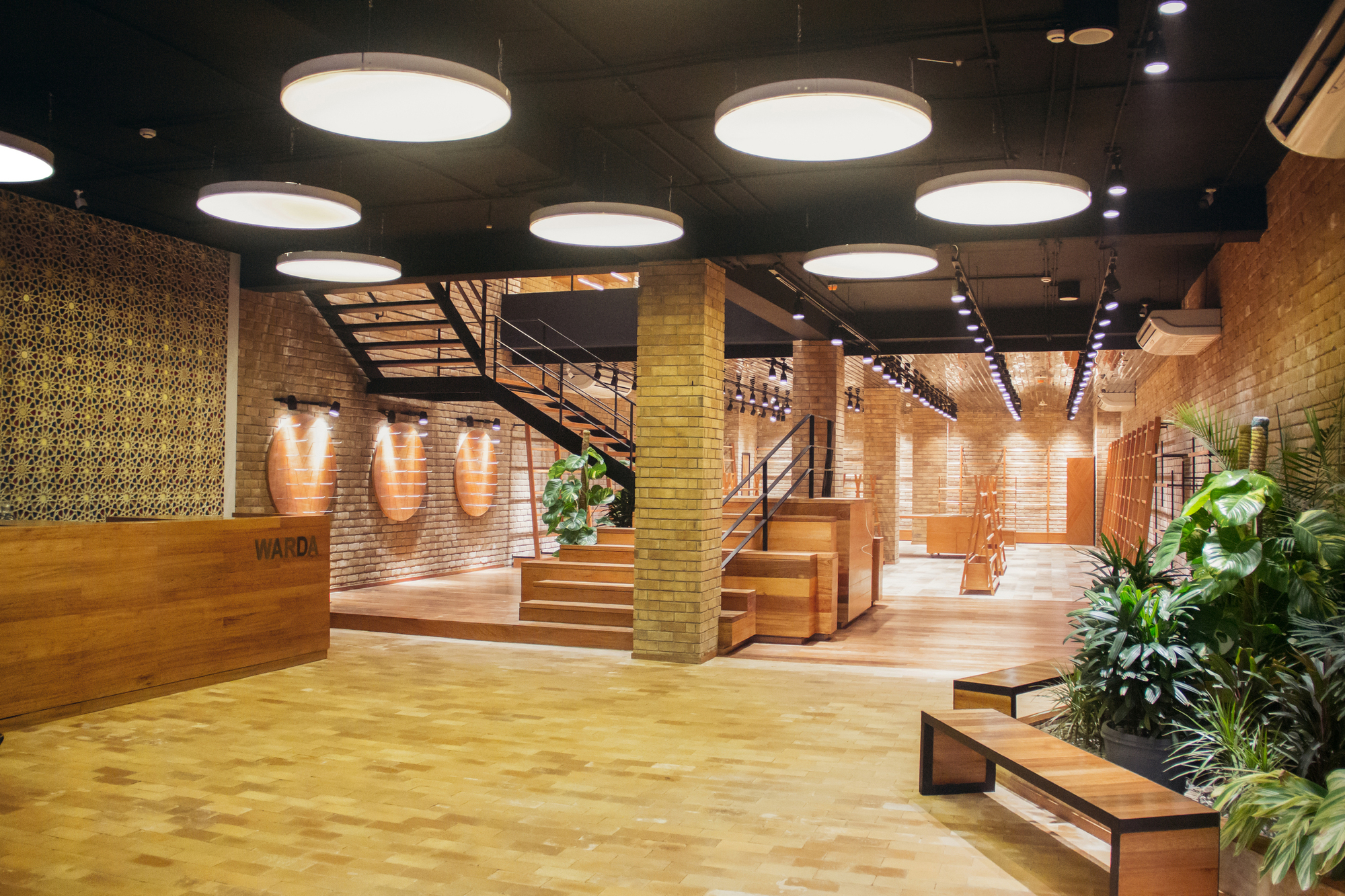 Gallery of Crafting a Retail / Metropolitan Studio of Architecture - 3