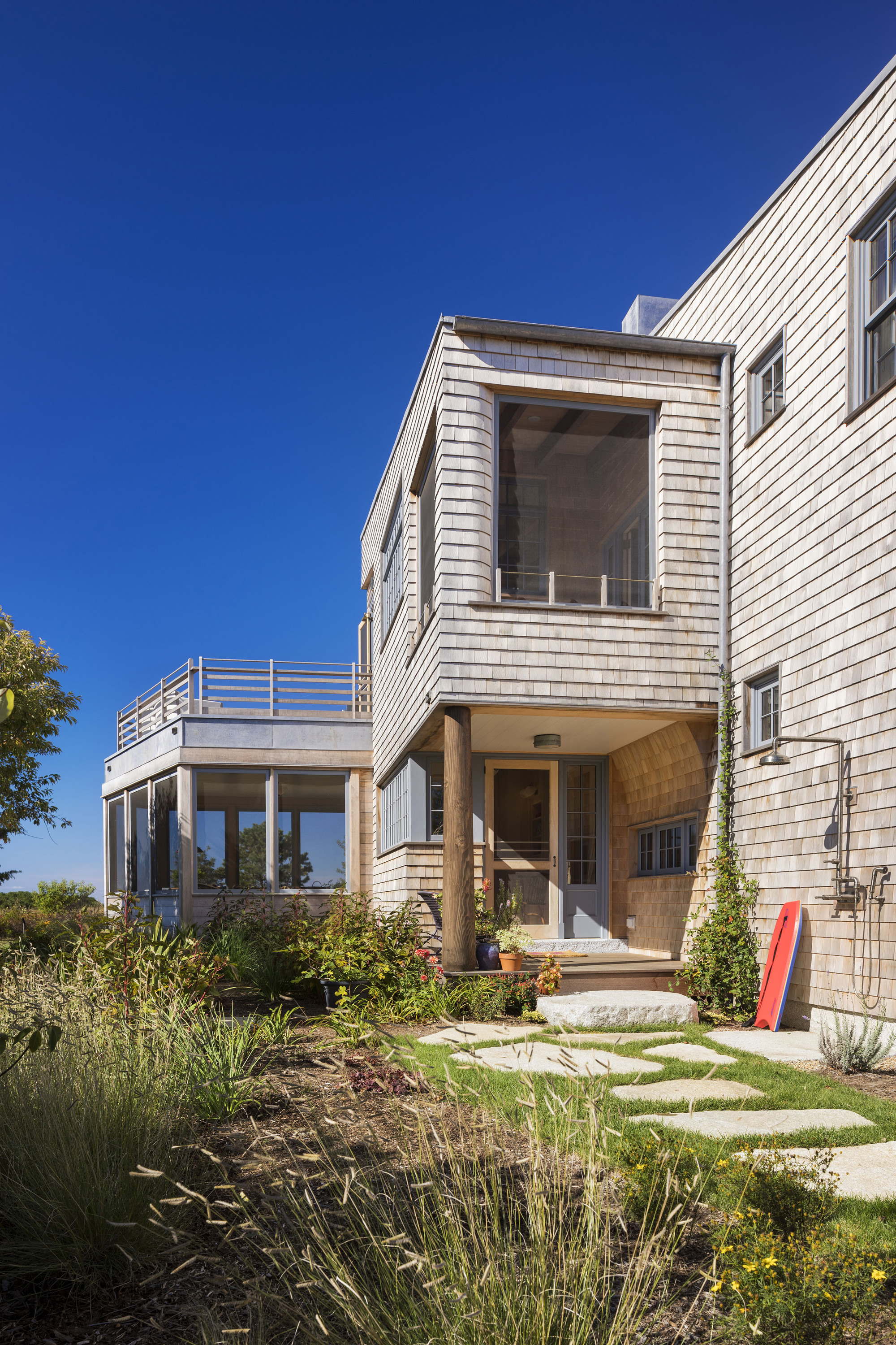 Gallery of Meadow Beach House / Andrew Franz Architect - 14
