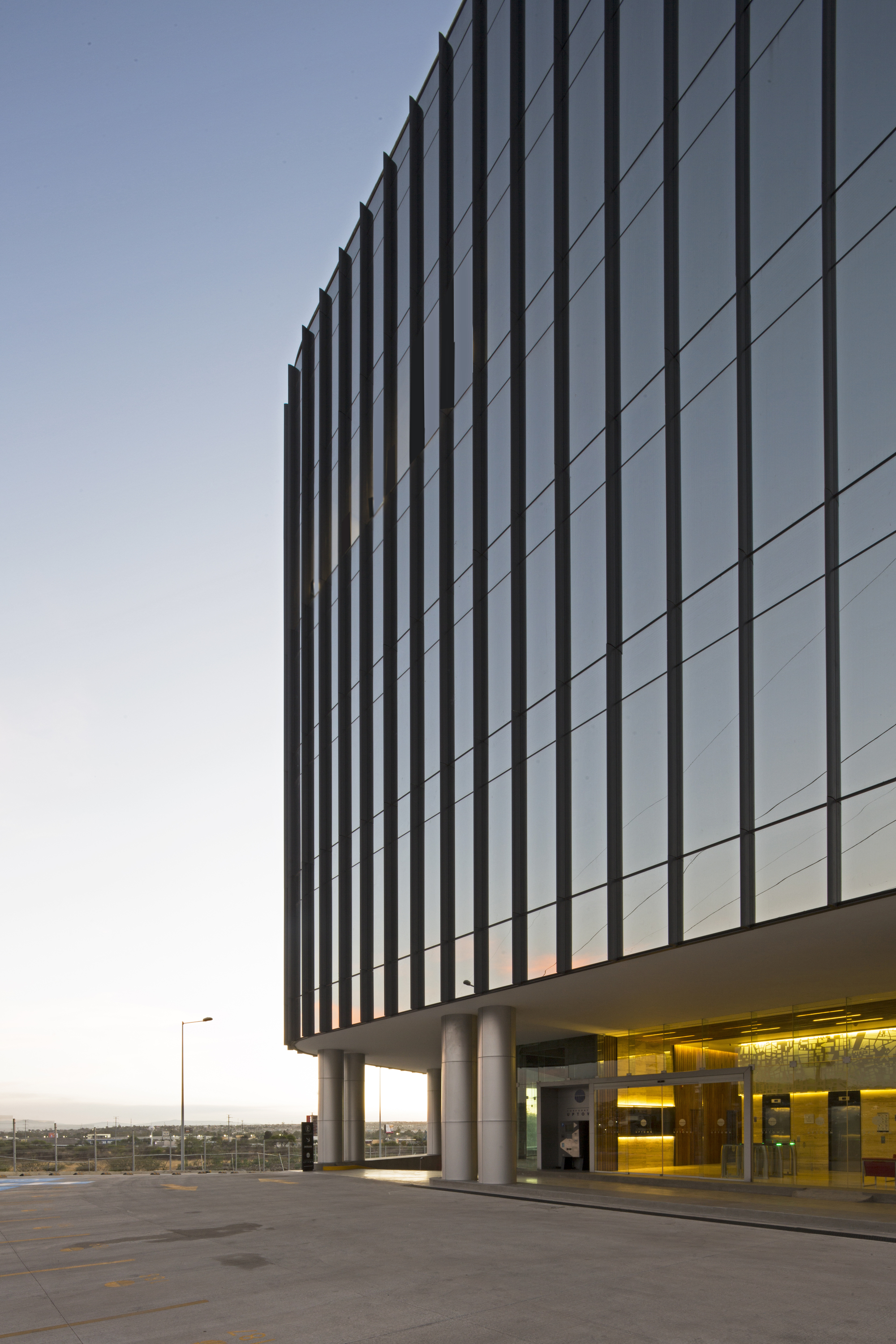 Galería de Edificio de oficinas Uptown Queretaro / Pascal Arquitectos - 16