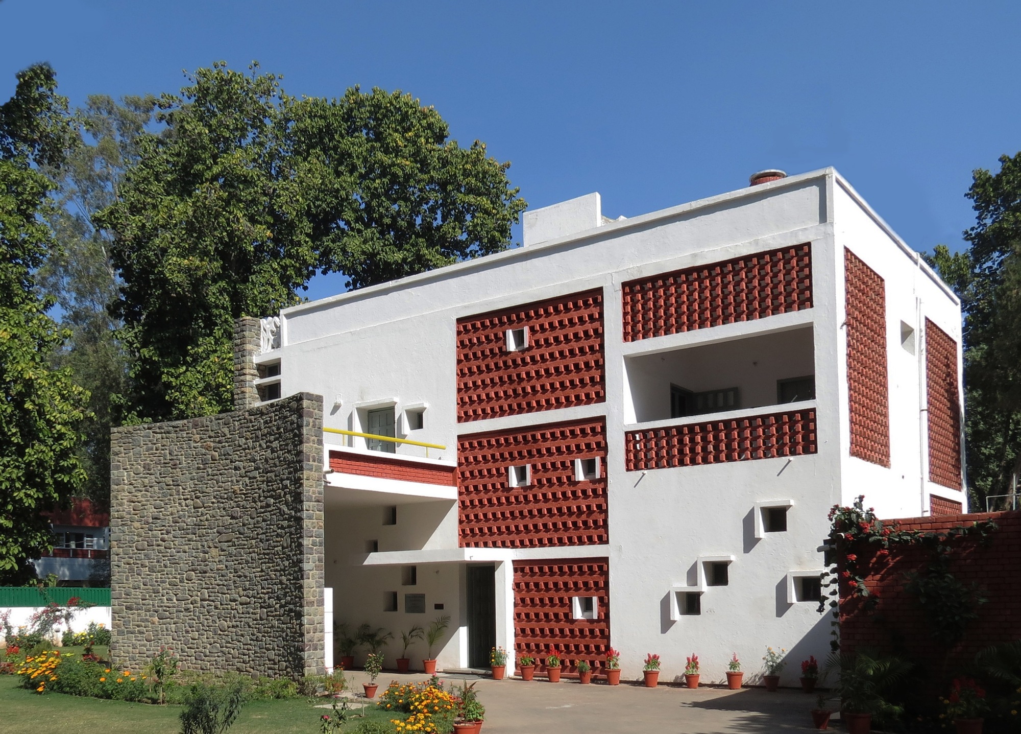 Galeria de Conheça a casa em que viveu Pierre Jeanneret, primo e ...