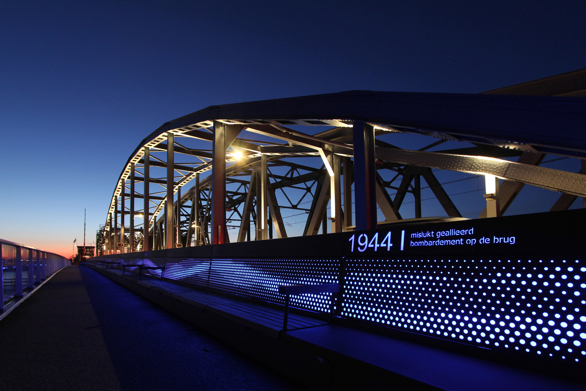 Gallery of IJssel Bridge / MoederscheimMoonen Architects - 14