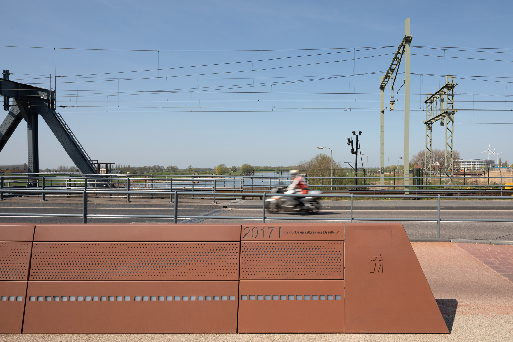 Gallery of IJssel Bridge / MoederscheimMoonen Architects - 17