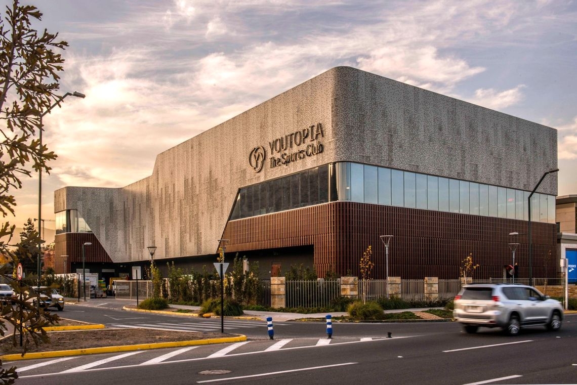 Galería de YOUTOPIA the sports club Trapenses / Alonso, Balaguer y ...