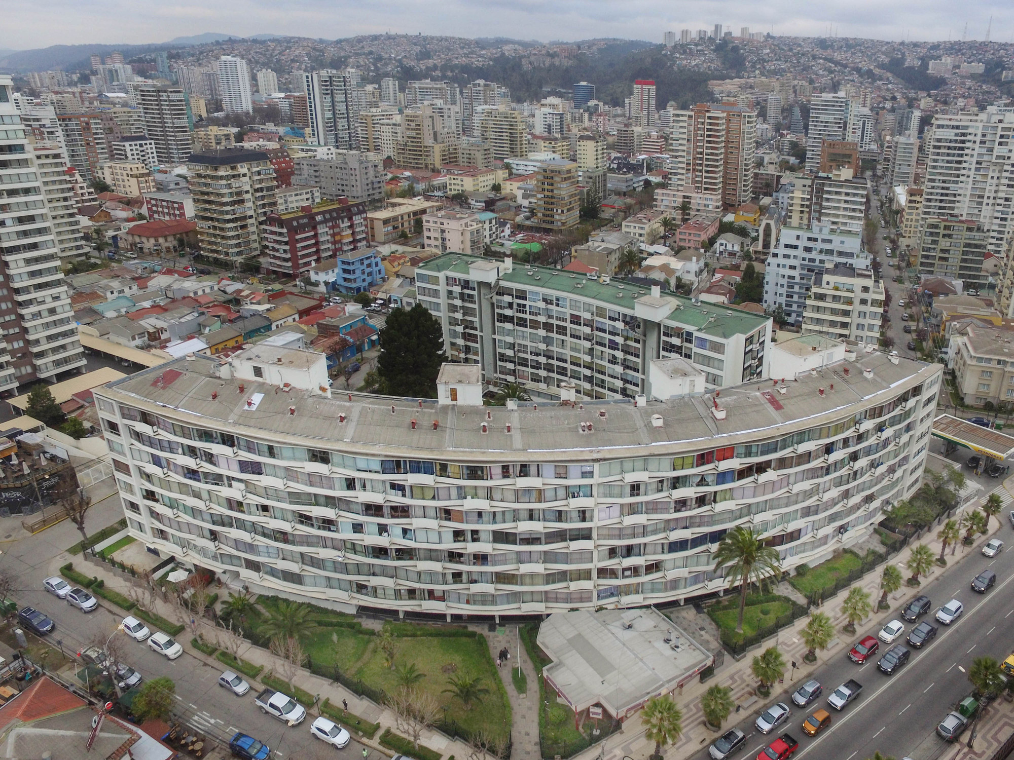 Galeria de Clássicos da Arquitetura: Edifício Montecarlo II / Schapira Eskenazi Arquitectos - 13