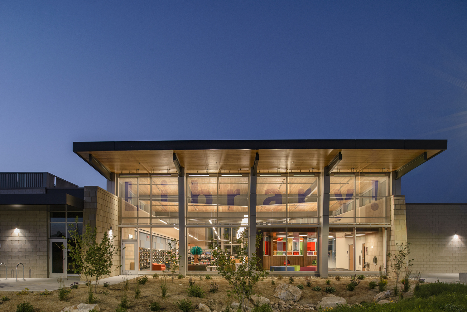 Gallery of Library! at Bown Crossing / FFA Architecture and Interiors - 2