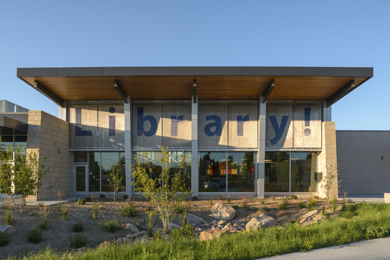 Gallery of Library! at Bown Crossing / FFA Architecture and Interiors - 6