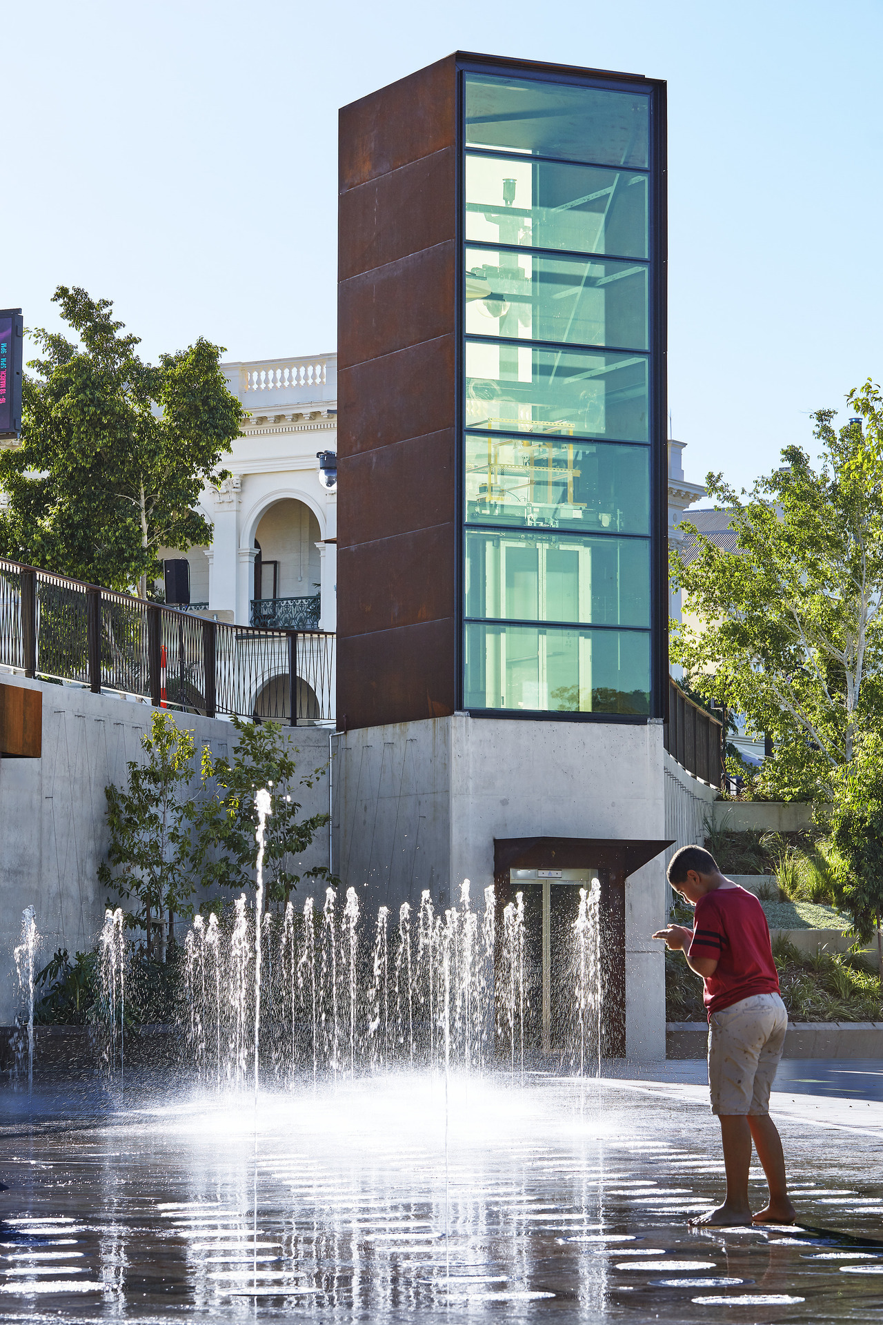 Galería de Recinto de Rockhampton Riverside / Woods Bagot - 7