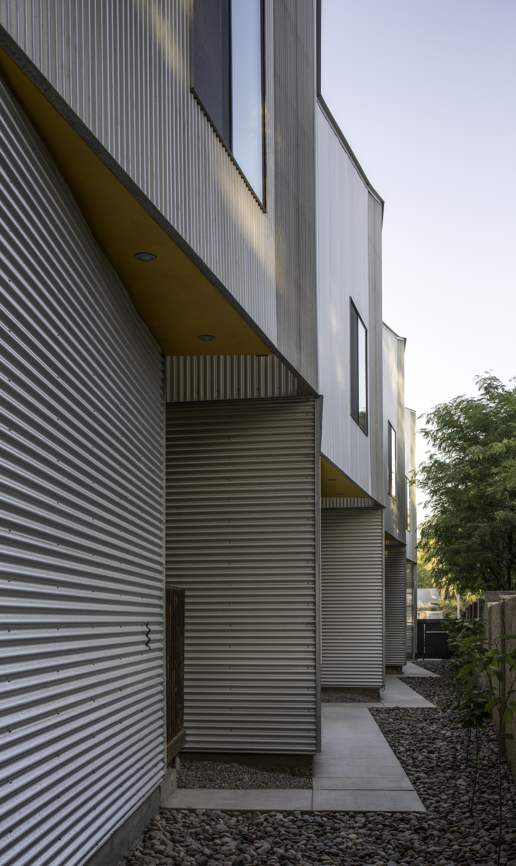 Gallery of Kenneth Place Townhomes / Chen + Suchart Studio - 11