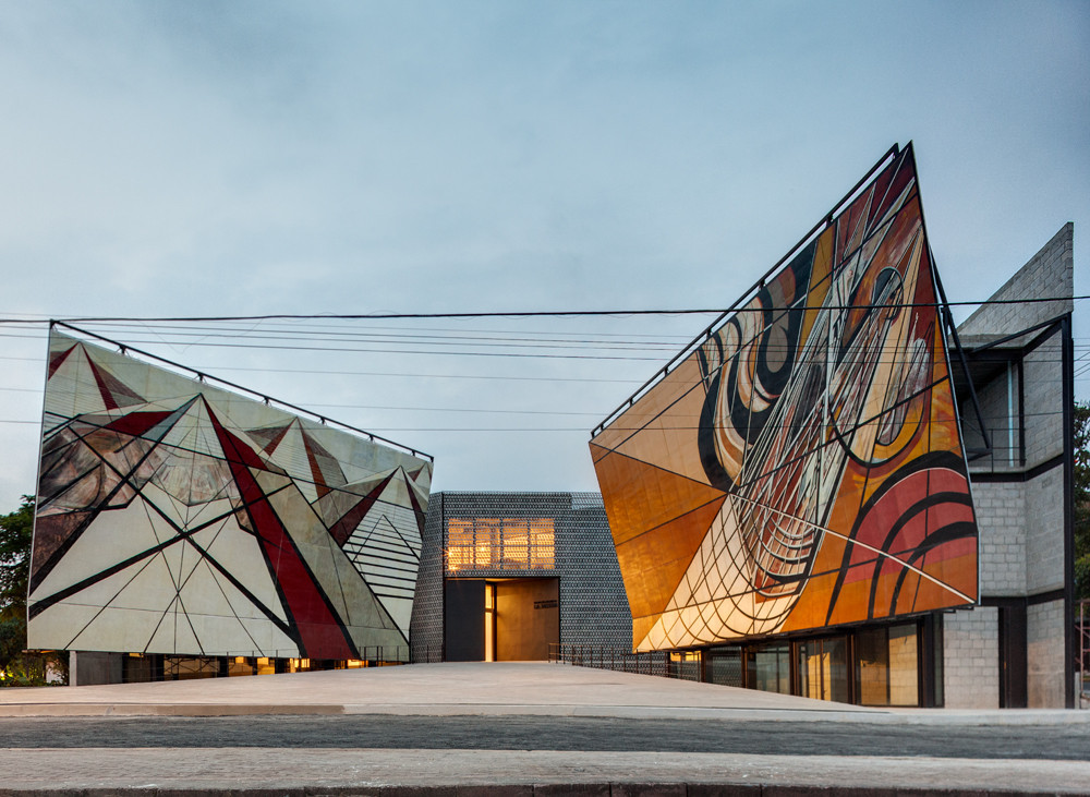 Gallery of A Tribute to the Color of Contemporary Mexican Architecture - 9