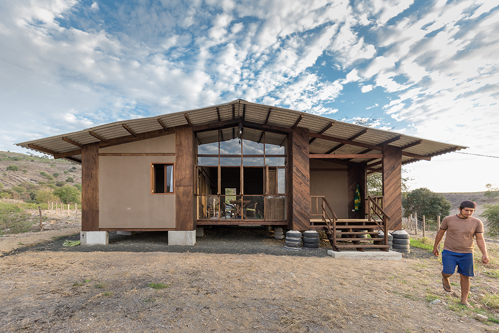 Post-Earthquake Prototype – Rural Dwelling / AL BORDE + El Sindicato ...