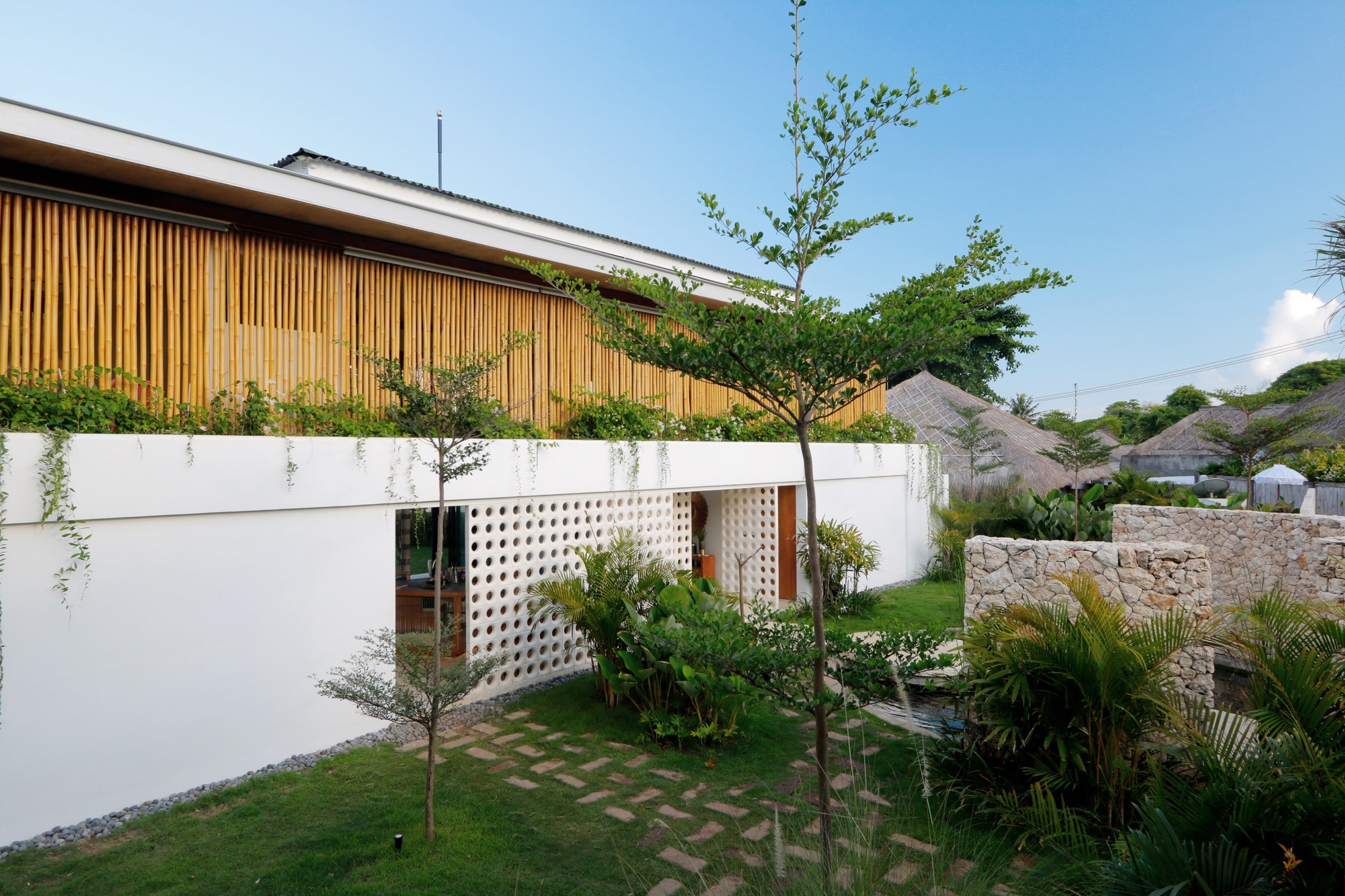 Gallery of Seascape Lembongan / Word of Mouth House - 30