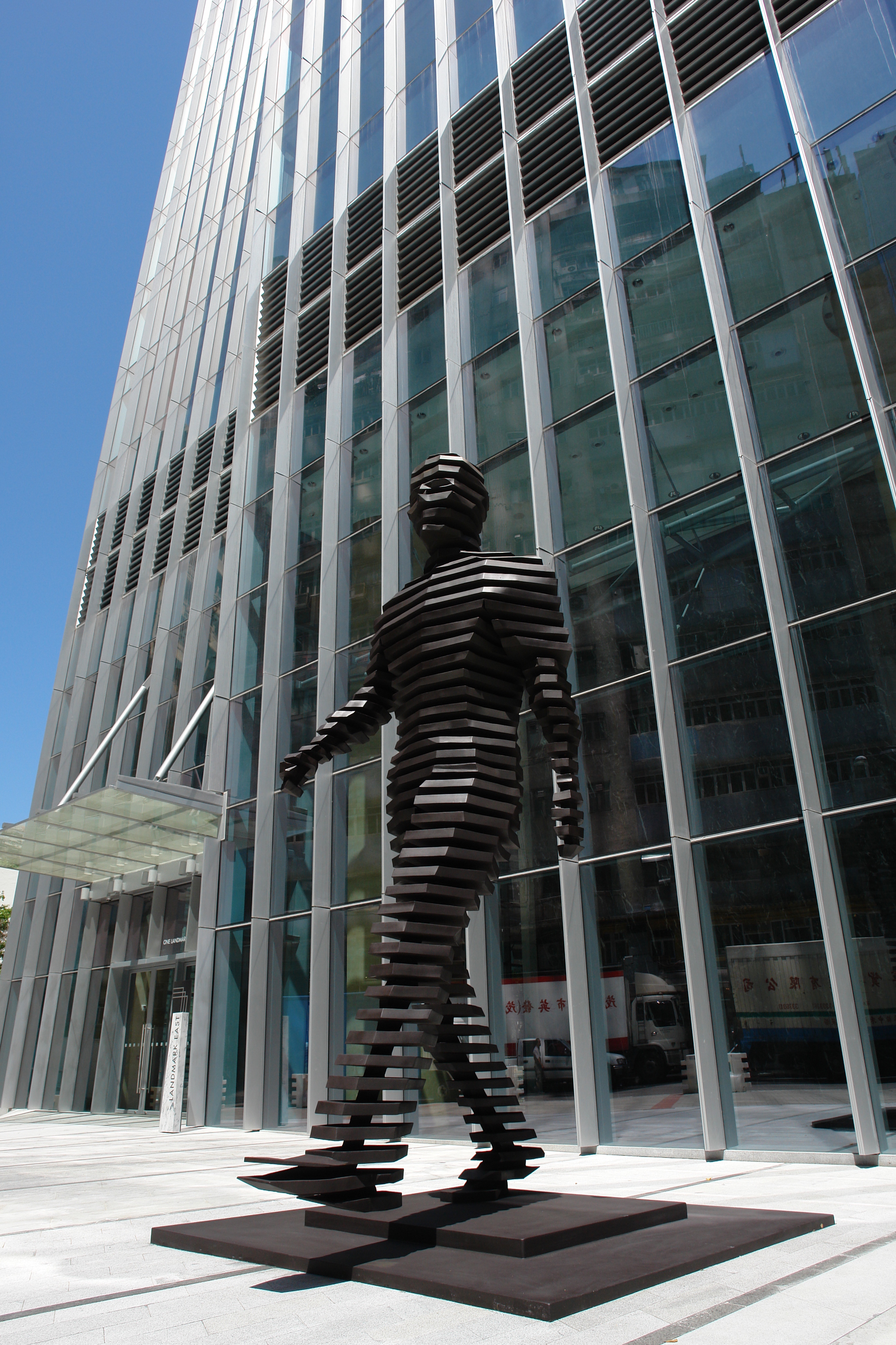 Gallery of Landmark East Office Development / Arquitectonica - 6