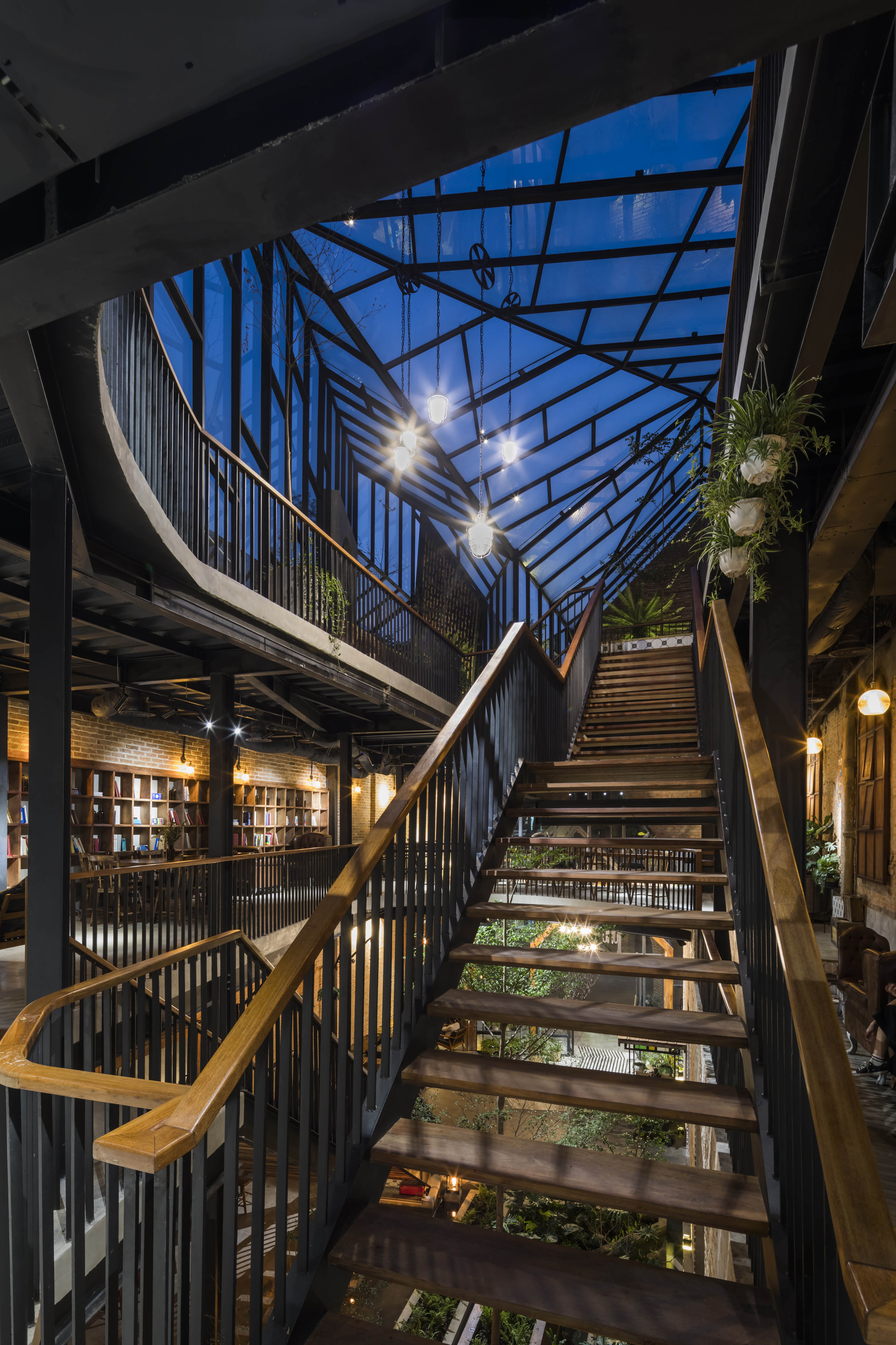 Gallery of No.1986 Coffee & Restaurant / Le House - 18