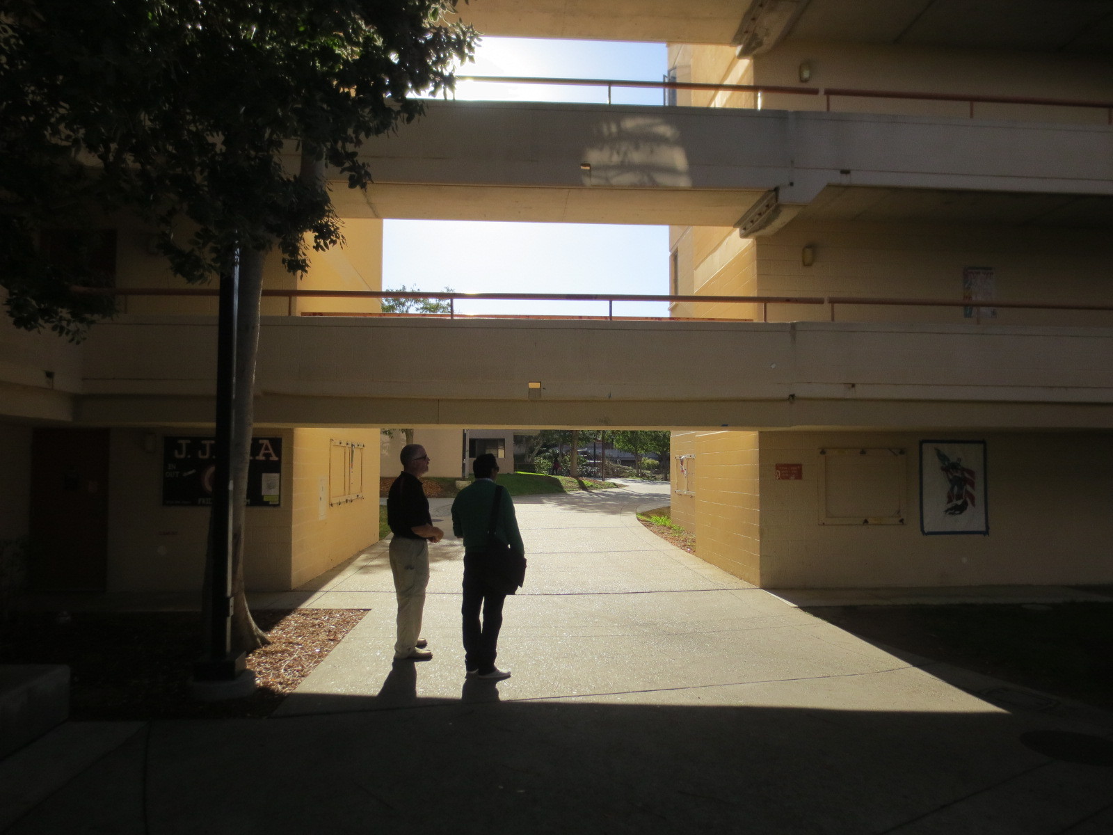 Gallery of Small Bridges at Warren College UCSD / Kevin deFreitas ...